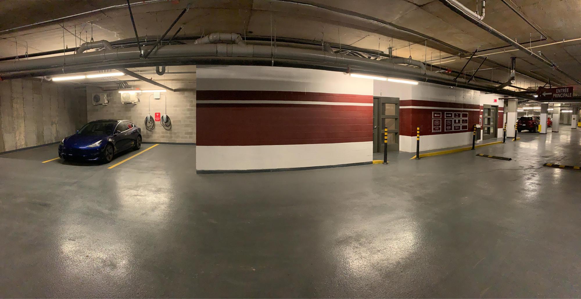 Hampton Inn | Lévis, QC | EV Station