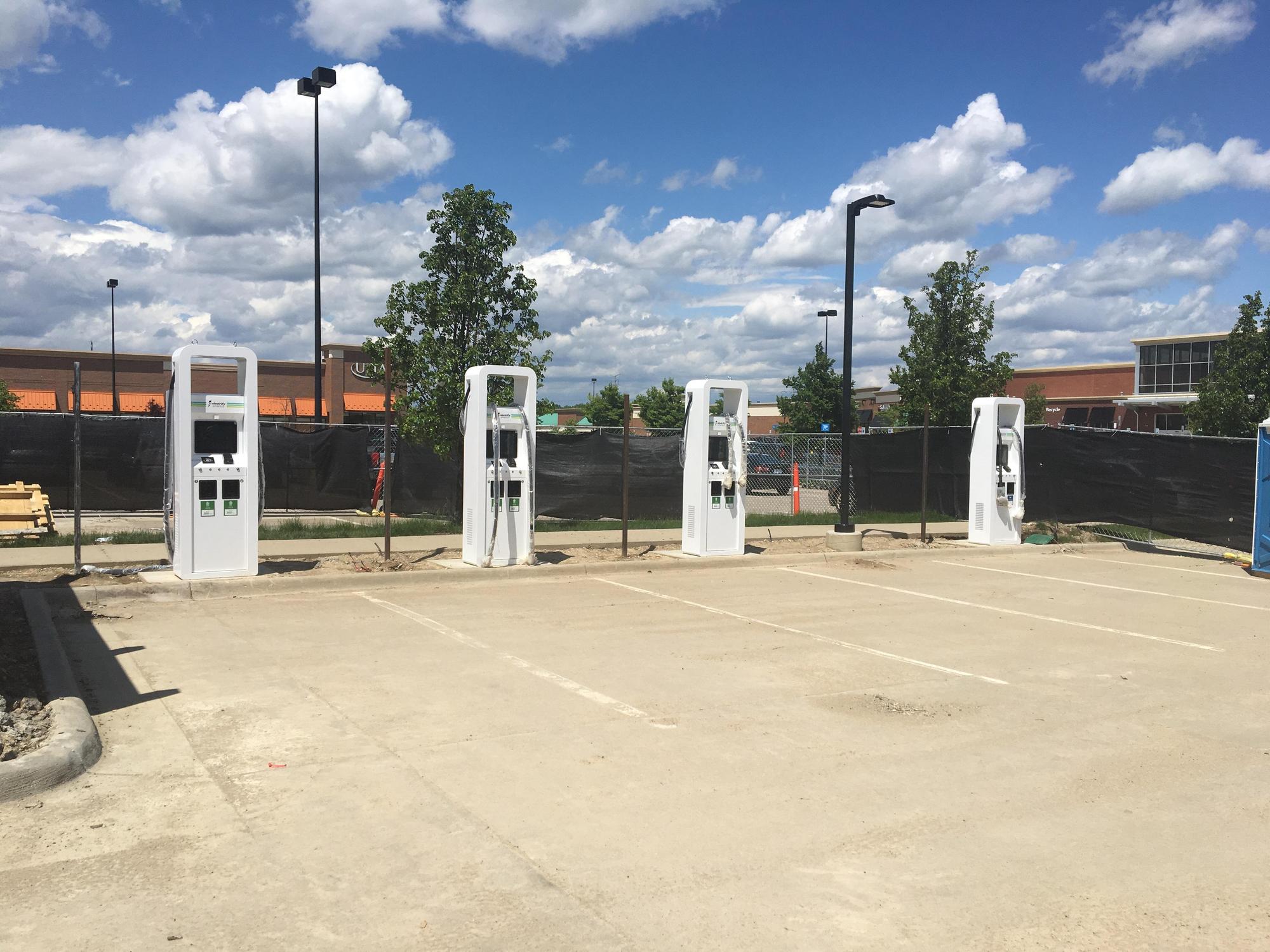 Walmart Supercenter | Novi, MI | EV Station