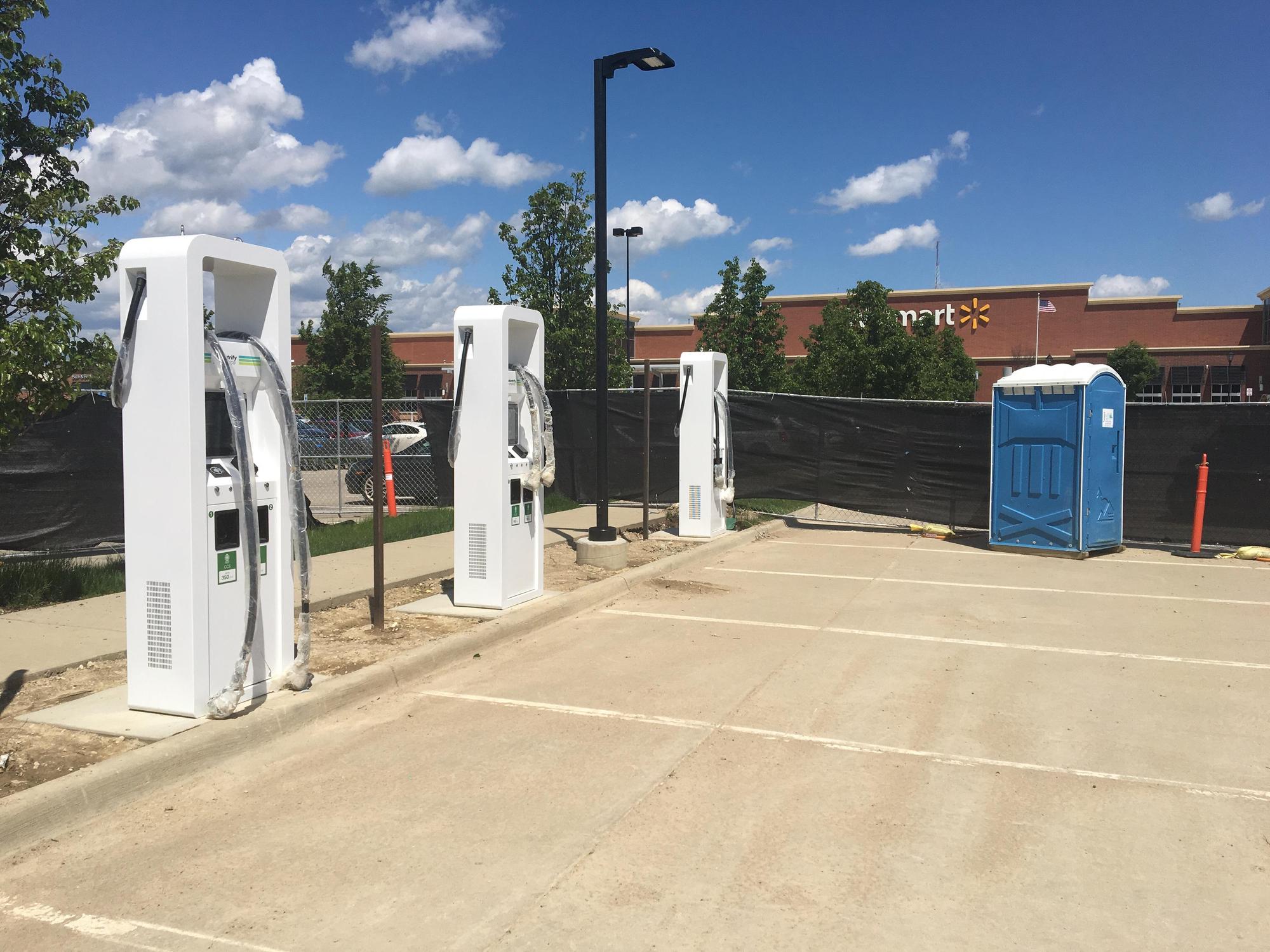 Walmart Supercenter | Novi, MI | EV Station