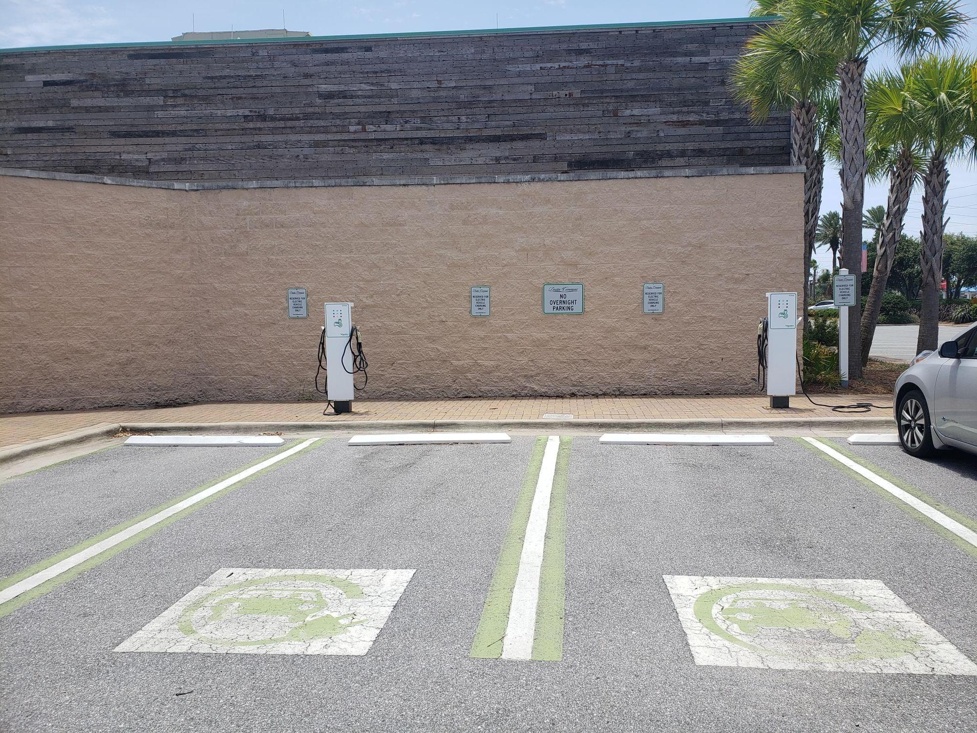 Destin Commons Mall | Destin, FL | EV Station
