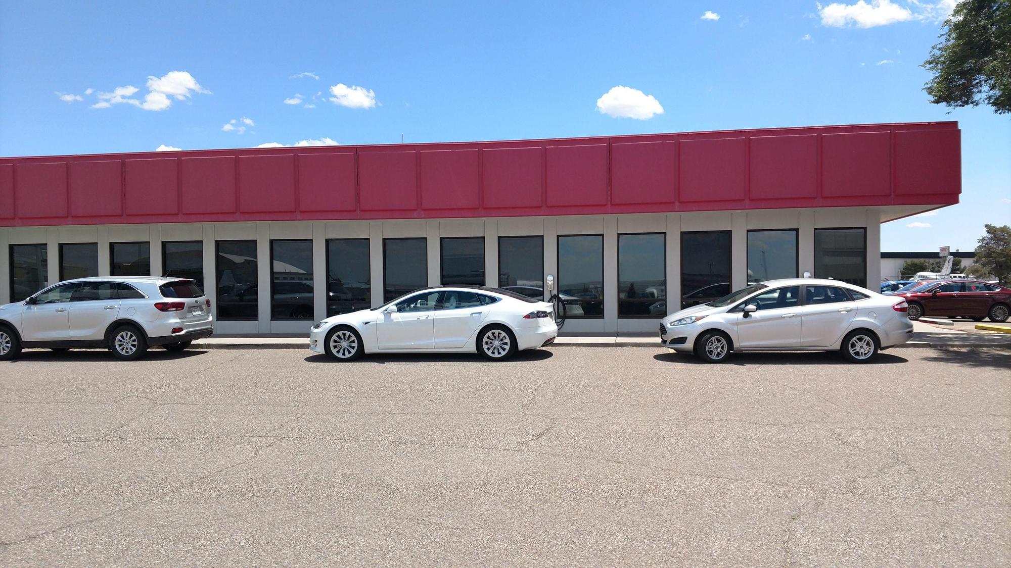 Cutter Aviation Albuquerque | Albuquerque, NM | EV Station