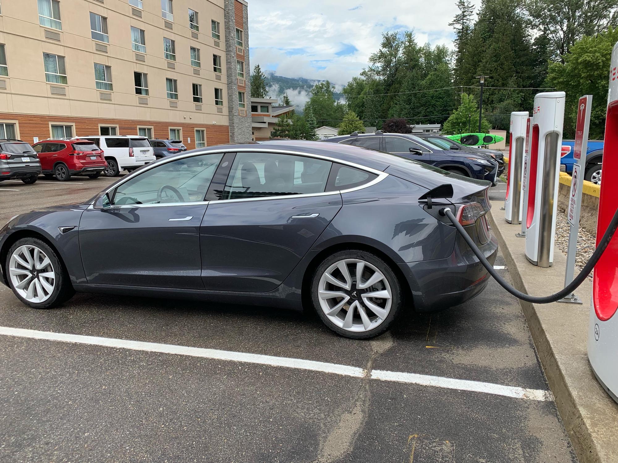 Best Western Plus Revelstoke (1) | Revelstoke, BC | EV Station