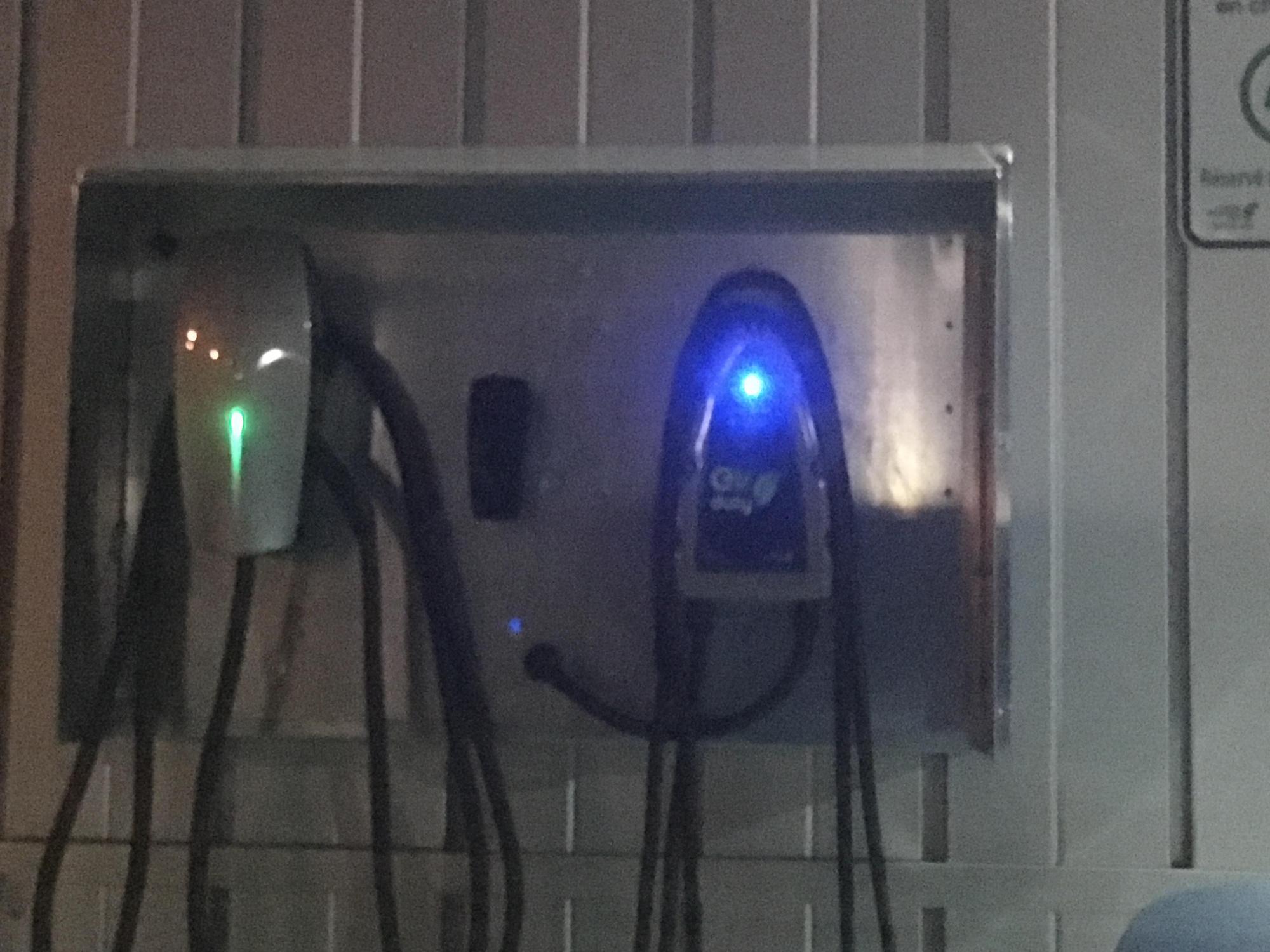 AmTech | Laval, QC | EV Station
