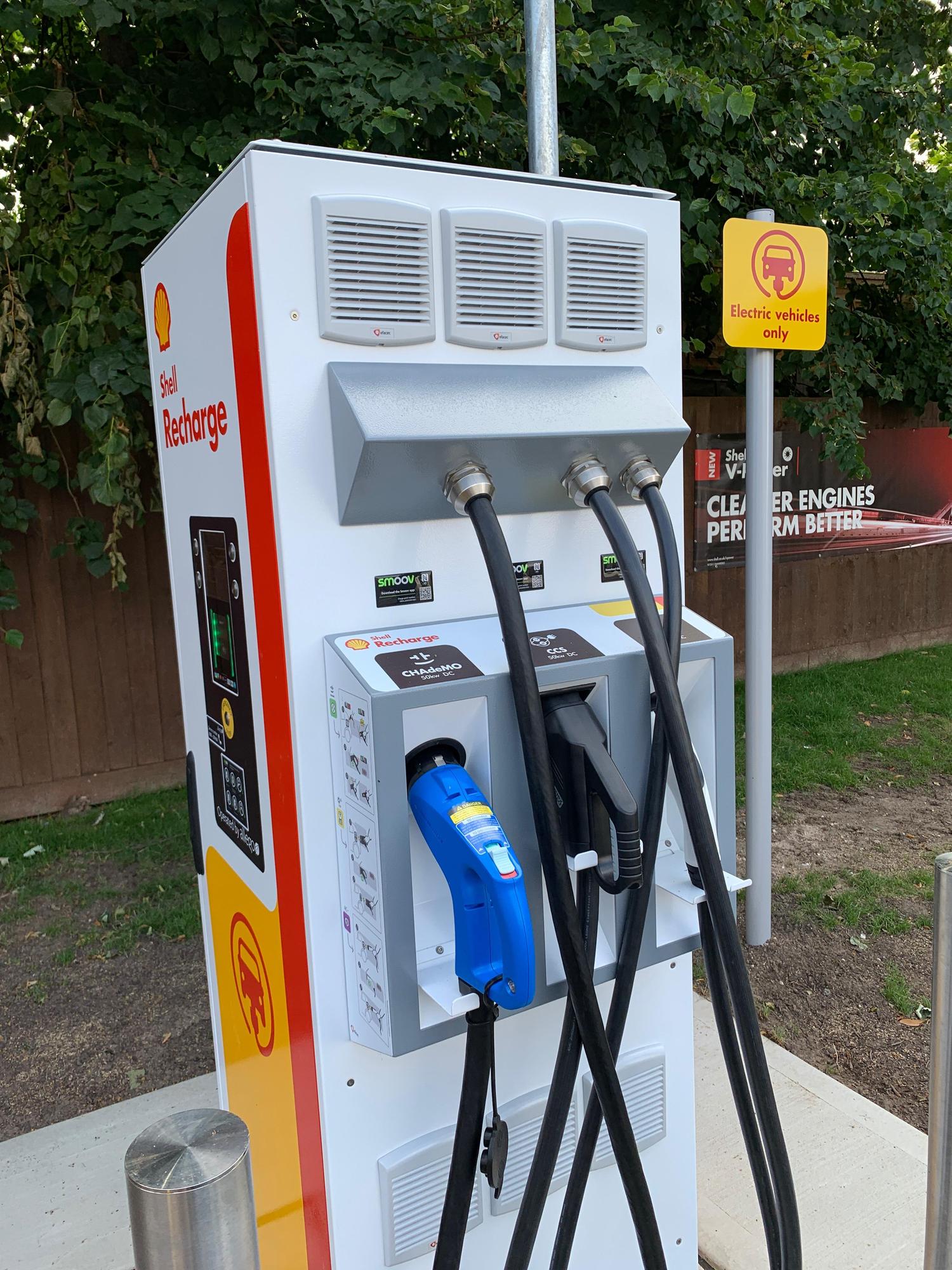 Shell Little Waitrose Hinchley Wood | Hinchley Wood, Kingston Bypass ...