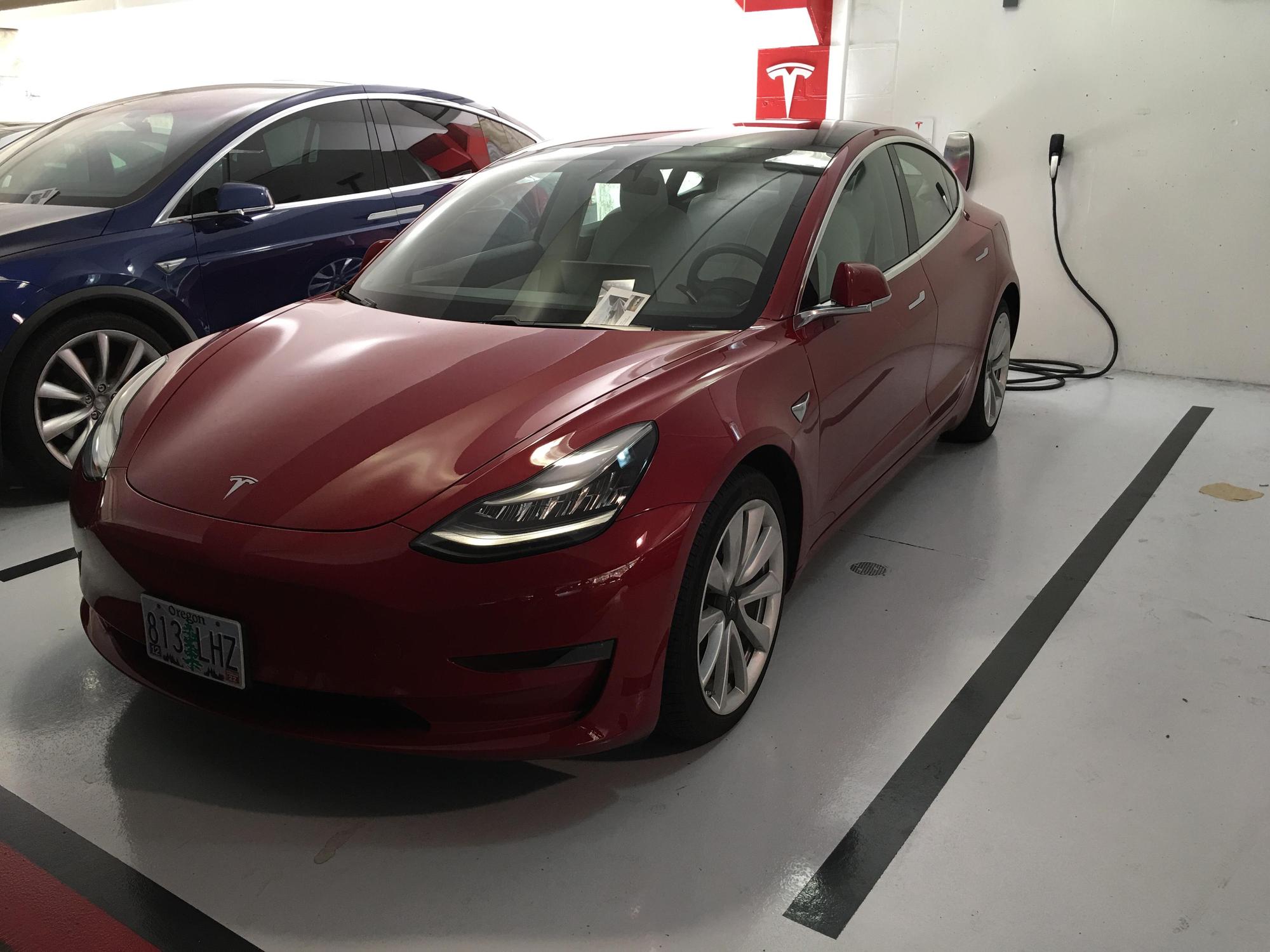 Tesla Store Washington Square | Tigard, OR | EV Station