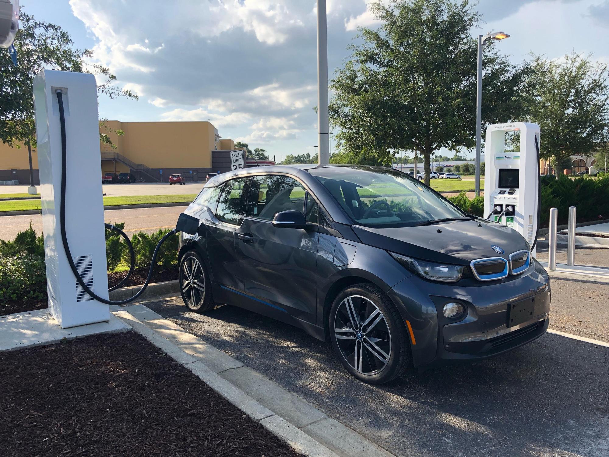 Hammond Square - Target | Hammond, LA | EV Station