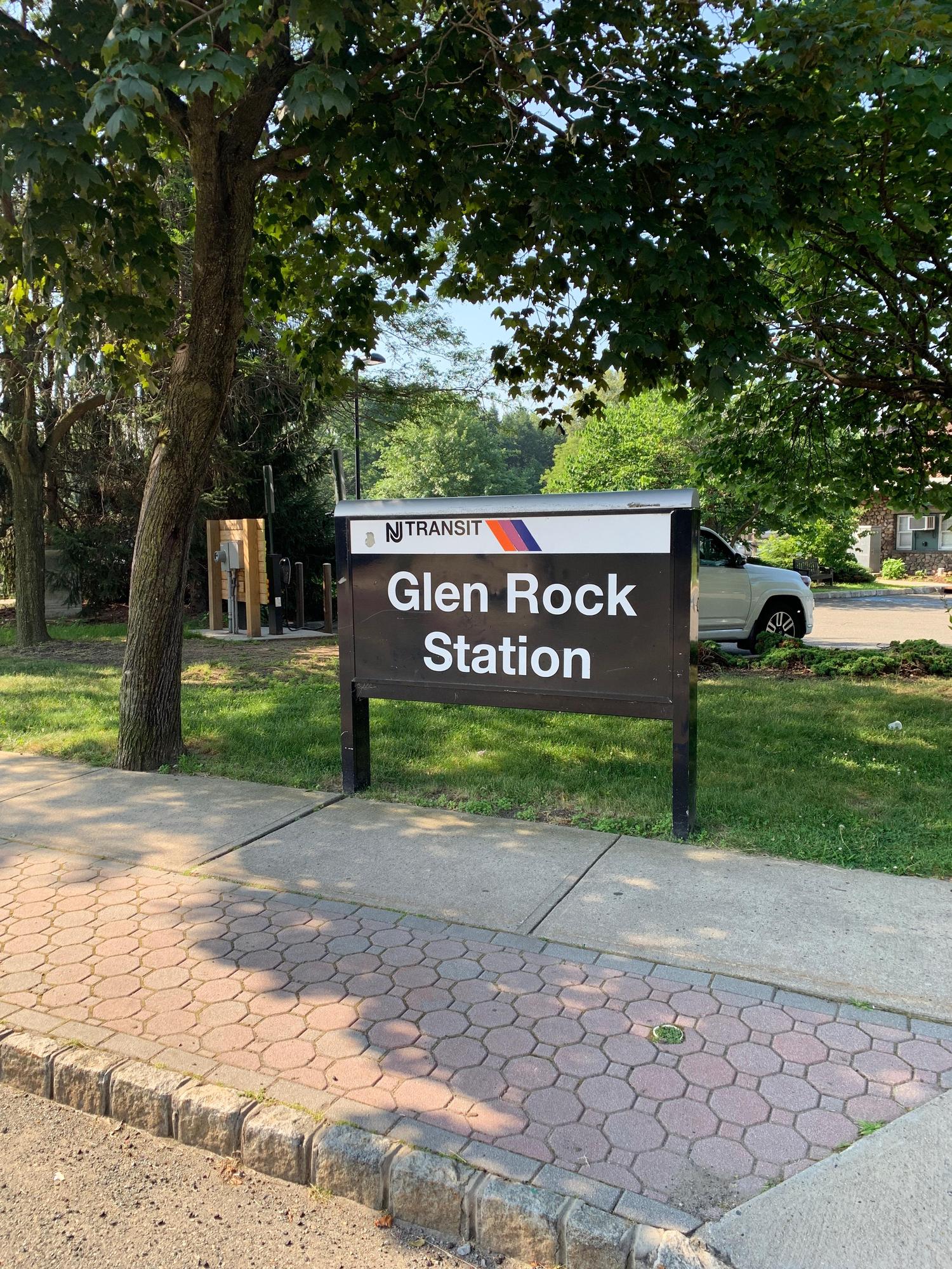 Glen Rocks Train Depot | Glen Rock, NJ | EV Station