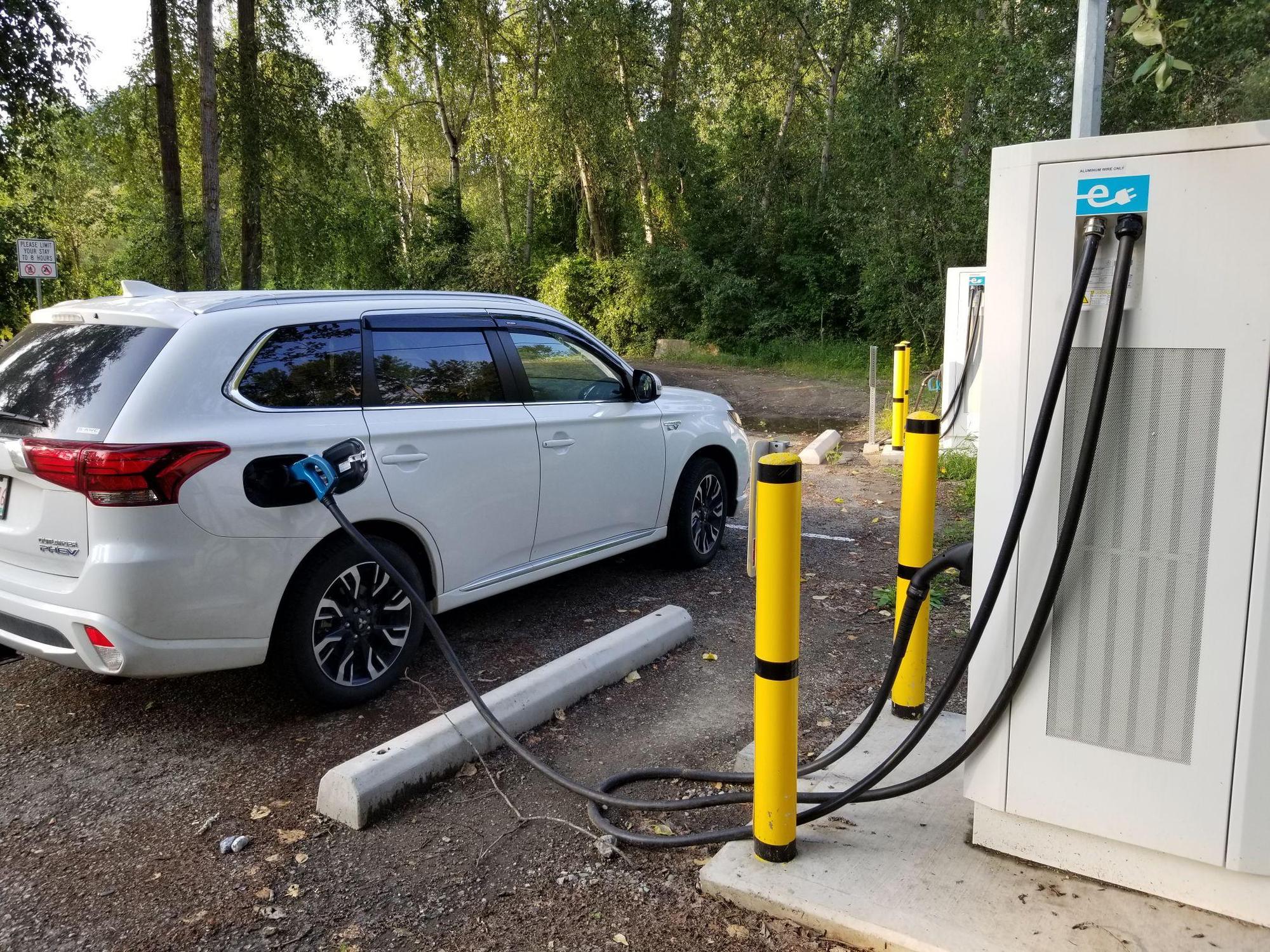 Little Fort Rest Area | Little Fort, BC | EV Station