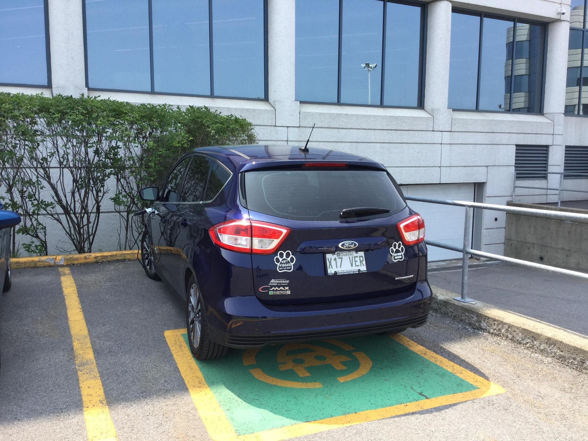 Abbott Laboratories Ltd | Montréal, QC | EV Station