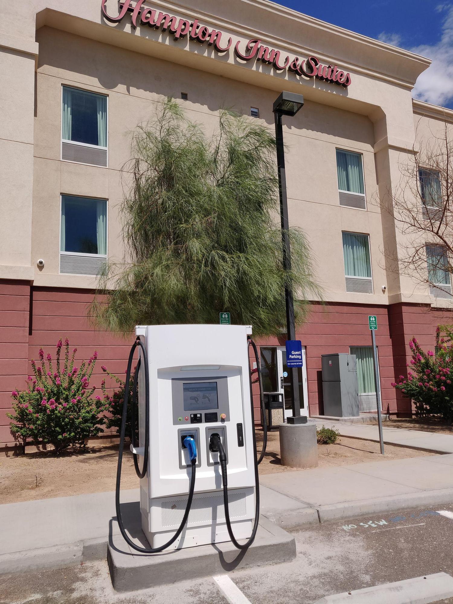 Hampton Inn & Suites Blythe | Blythe, CA | EV Station