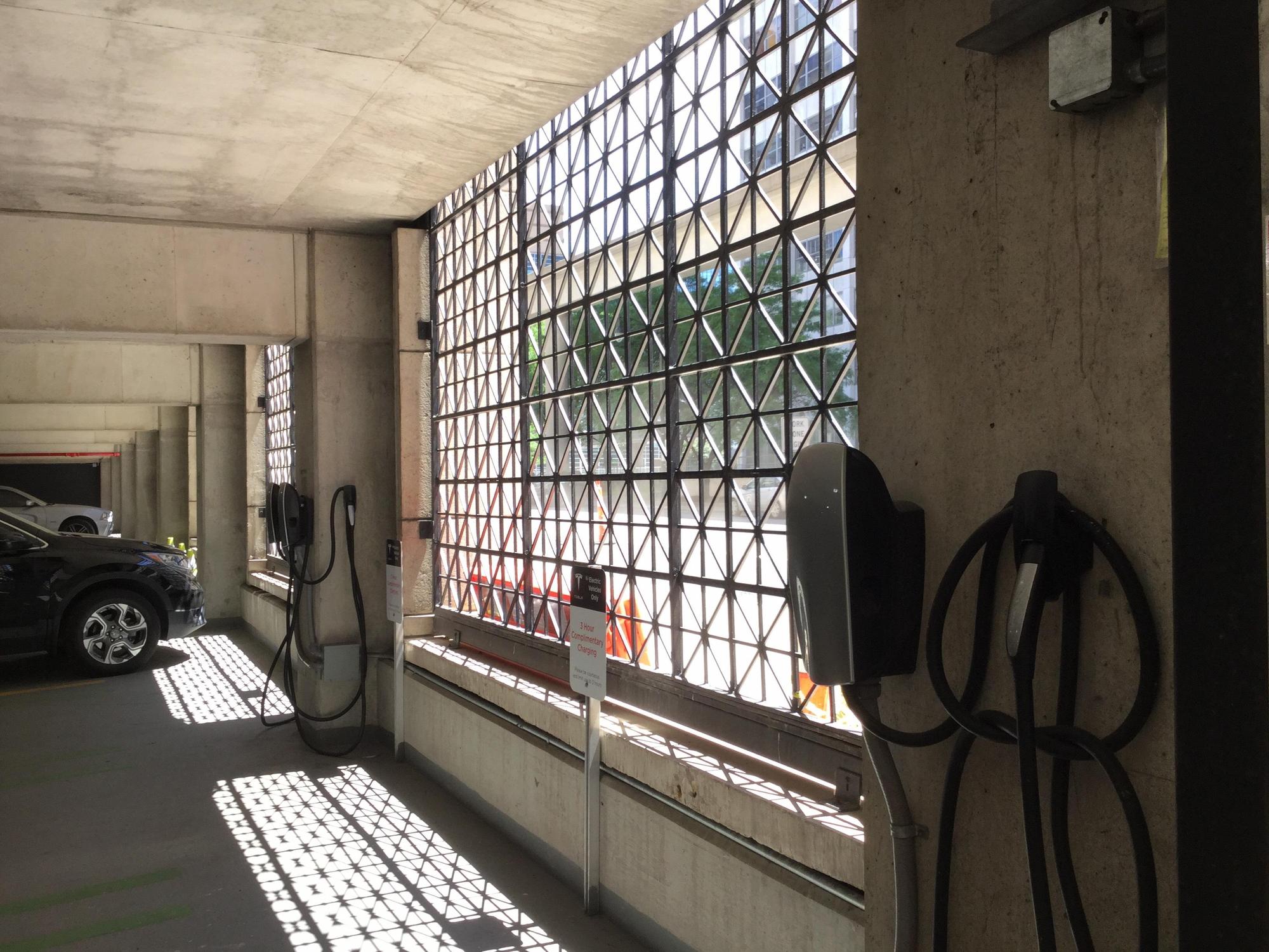 One Detroit Garage (1) | Detroit, MI | EV Station