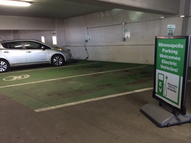 Hyatt Regency Minneapolis / Loring Ramp | Minneapolis, MN | EV Station