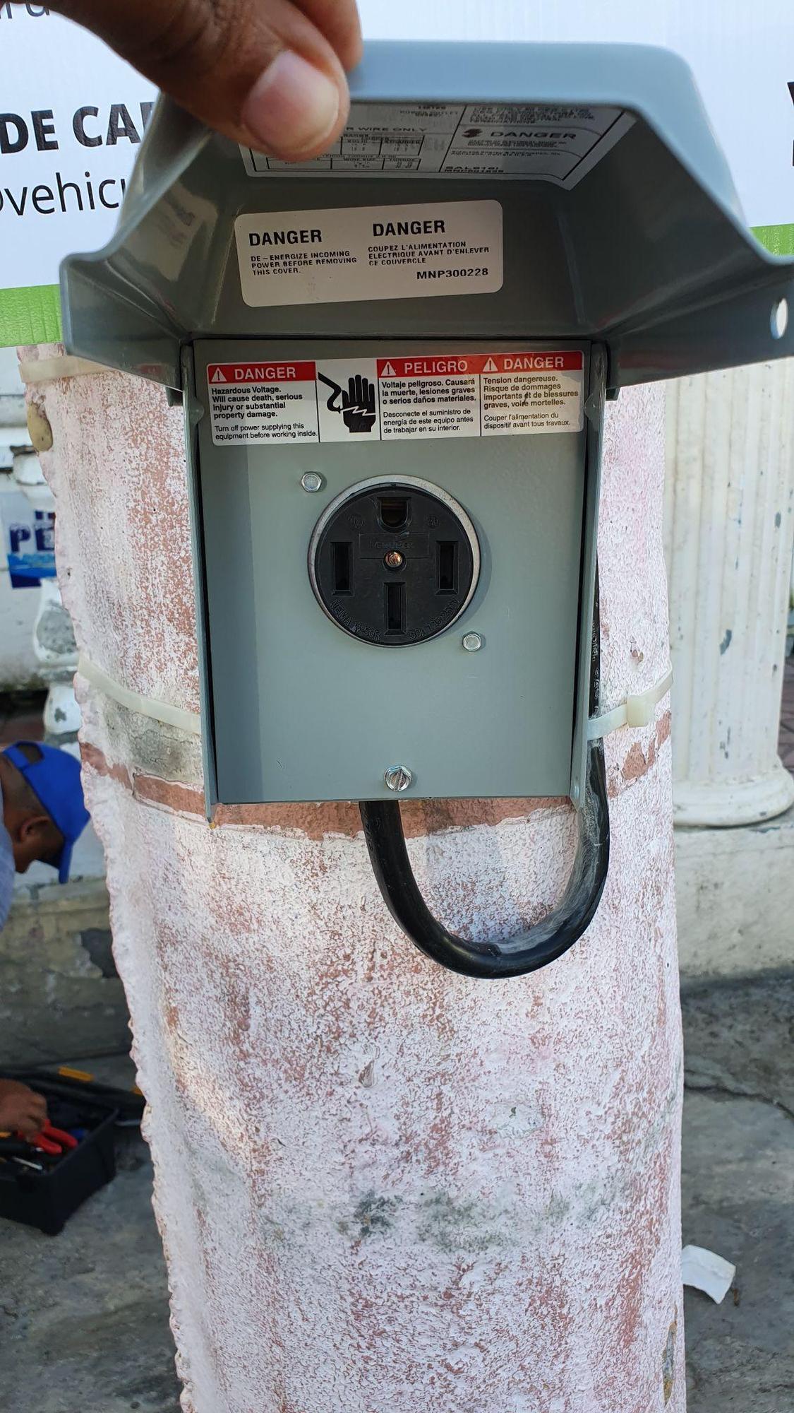 Parador Cruce de Ocoa | Cruce de Ocoa, Peravia | EV Station