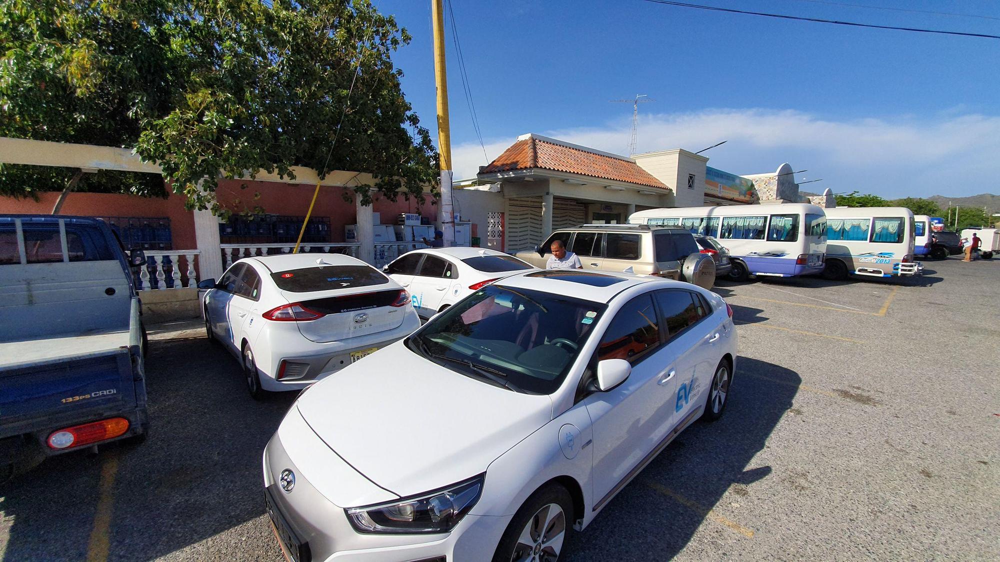 Parador Cruce de Ocoa | Cruce de Ocoa, Peravia | EV Station