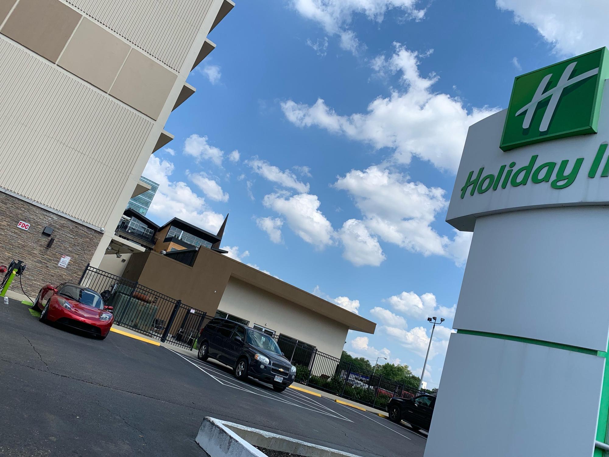 Holiday Inn Columbus Downtown - Capitol Square | Columbus, OH | EV Station