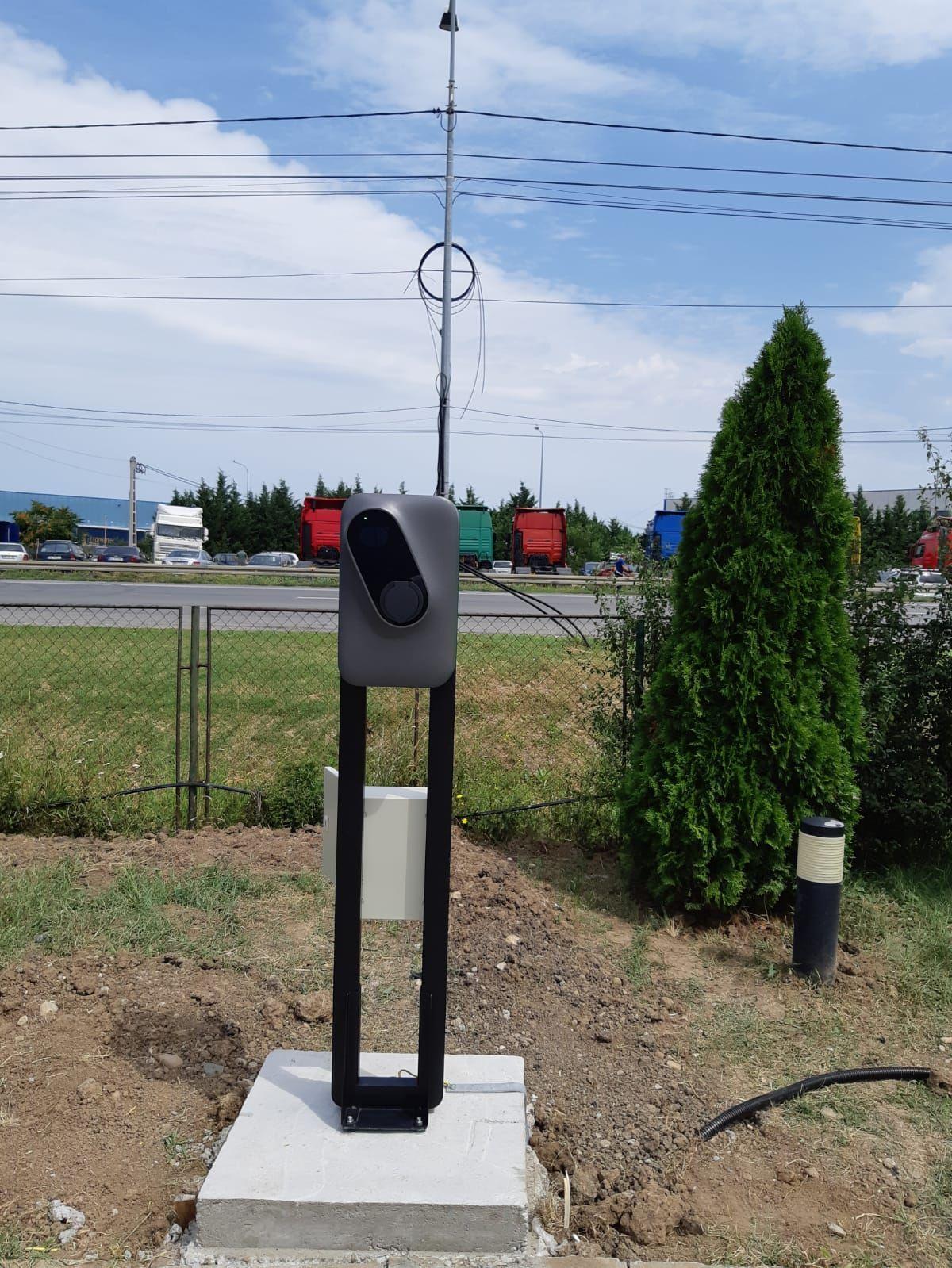 HOTEL IRIS | Borș, BH | EV Station