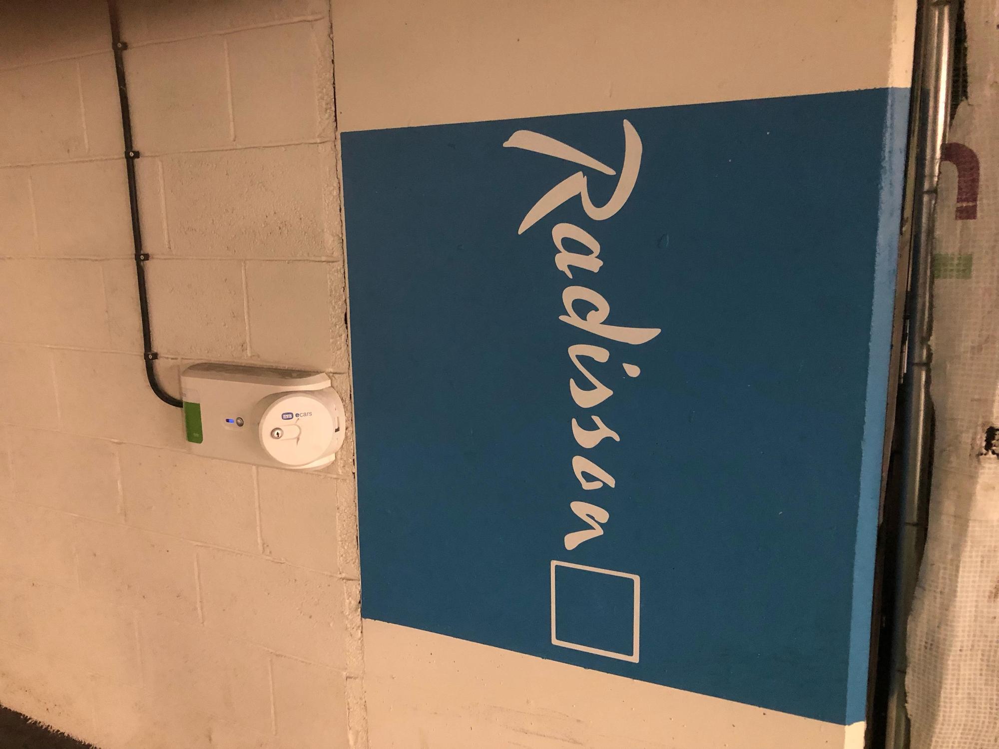 Radisson Blu Royal Hotel | Dublin, D | EV Station