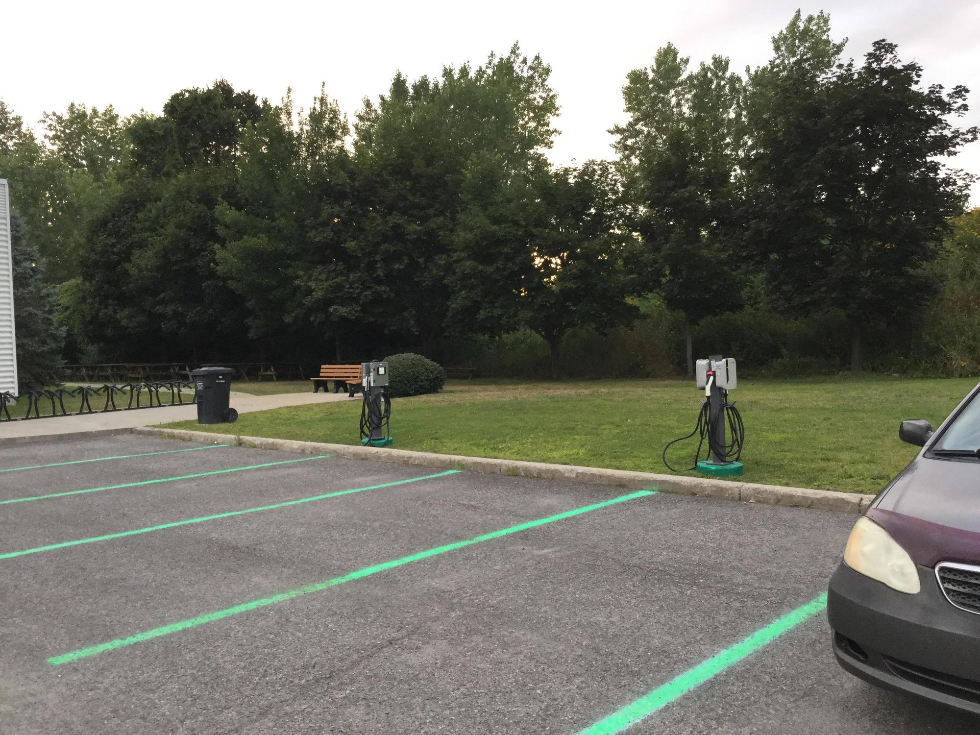 Grass Valley | Montréal, QC | EV Station