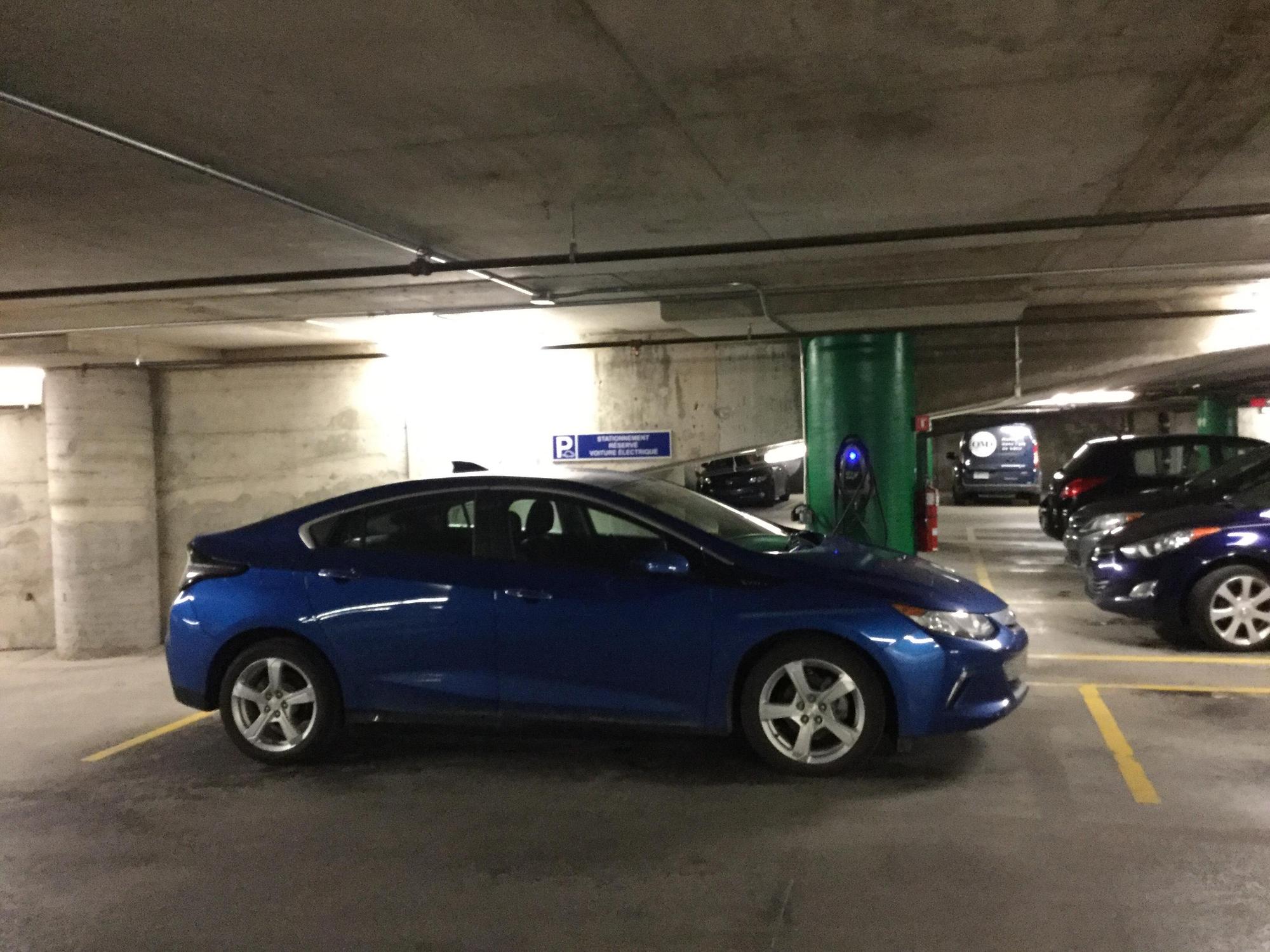 ÉTS - Pavillon B | Montréal, QC | EV Station