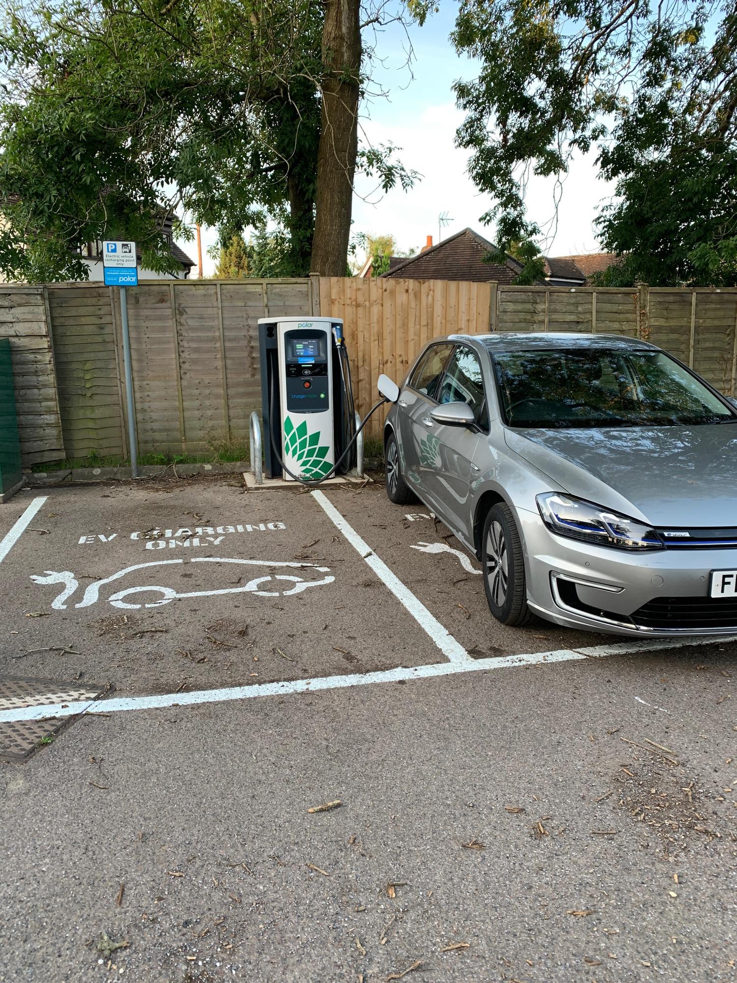 The Red Lion | Handcross, England | EV Station