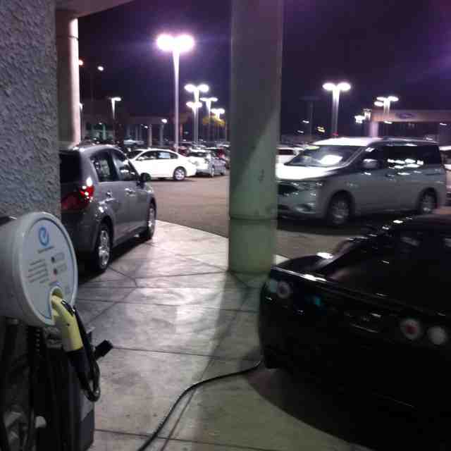 Razzari Nissan | Merced, CA | EV Station