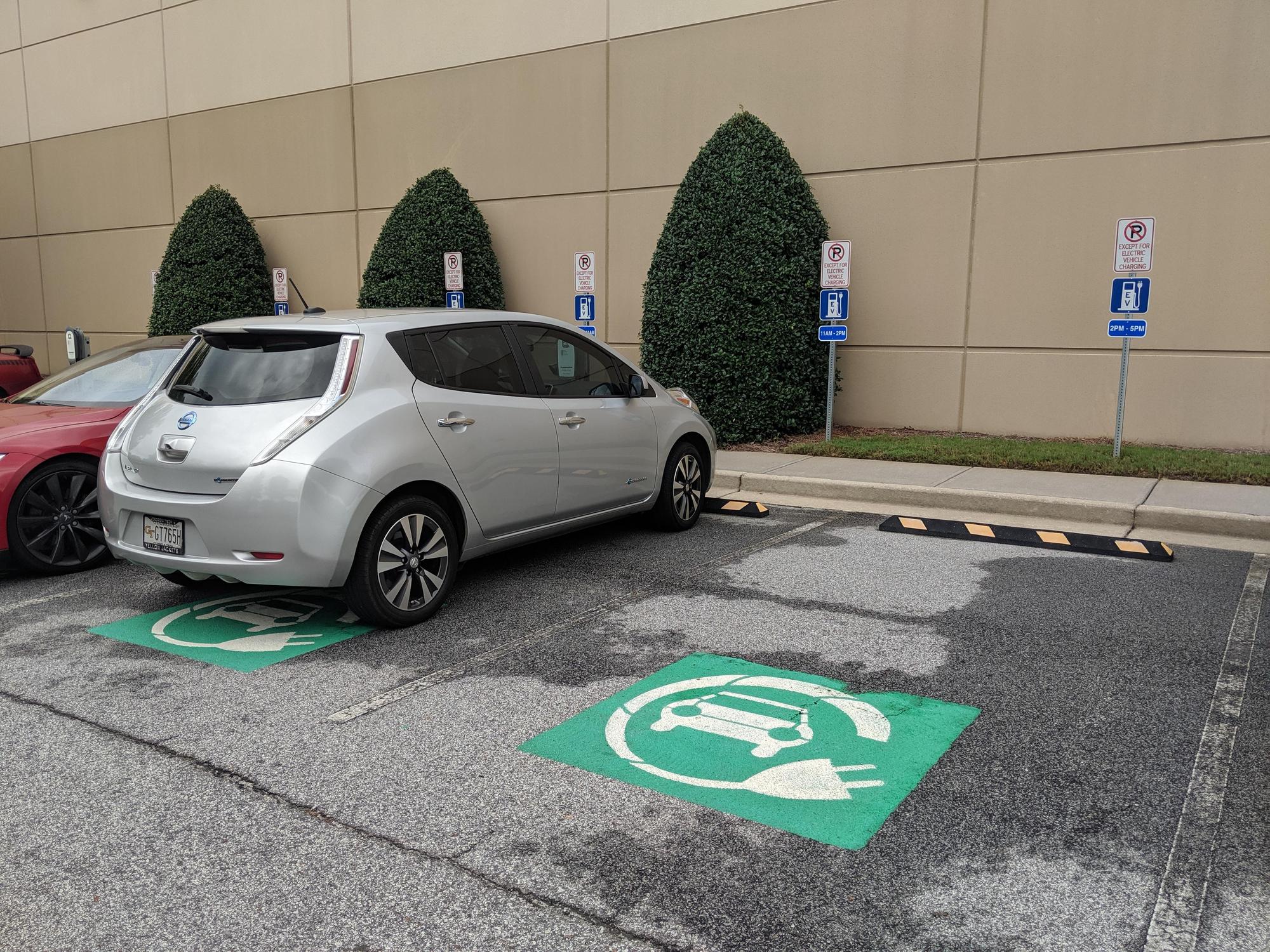 CFA Support Center - Oakmont B Building | College Park, GA | EV Station