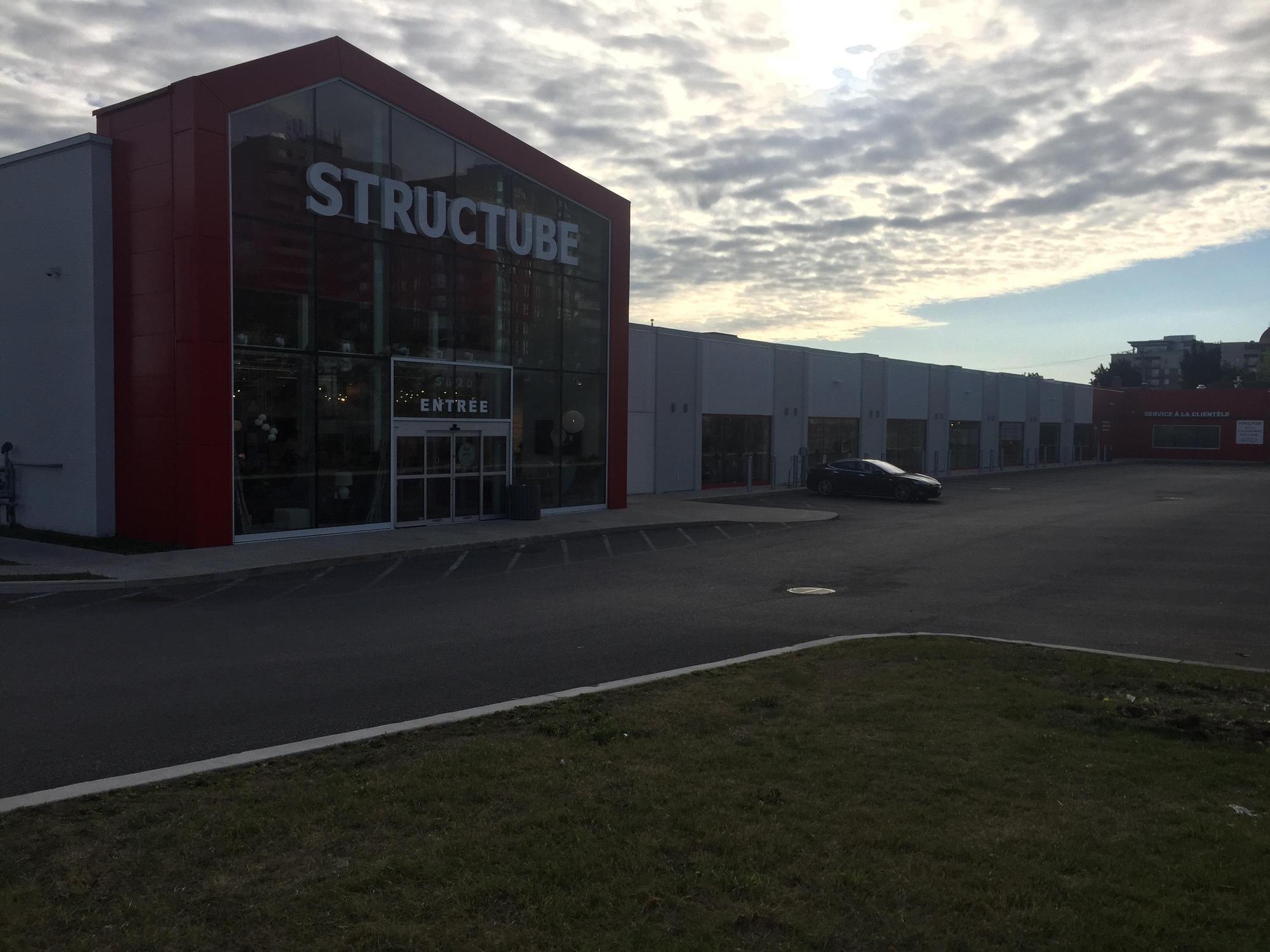 Structube | Montréal, QC | EV Station