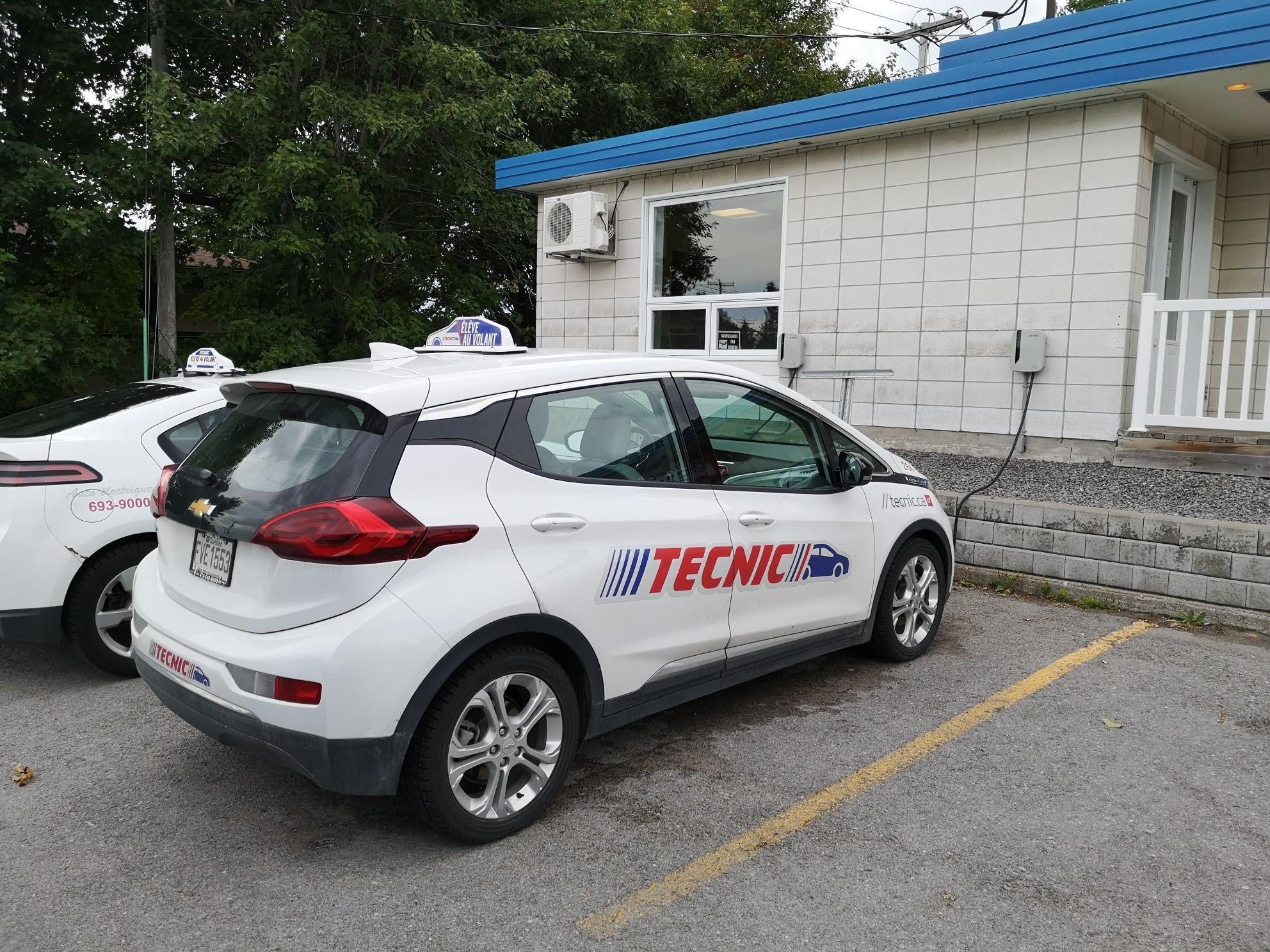 École de conduite Tecnic | Saguenay, QC | EV Station