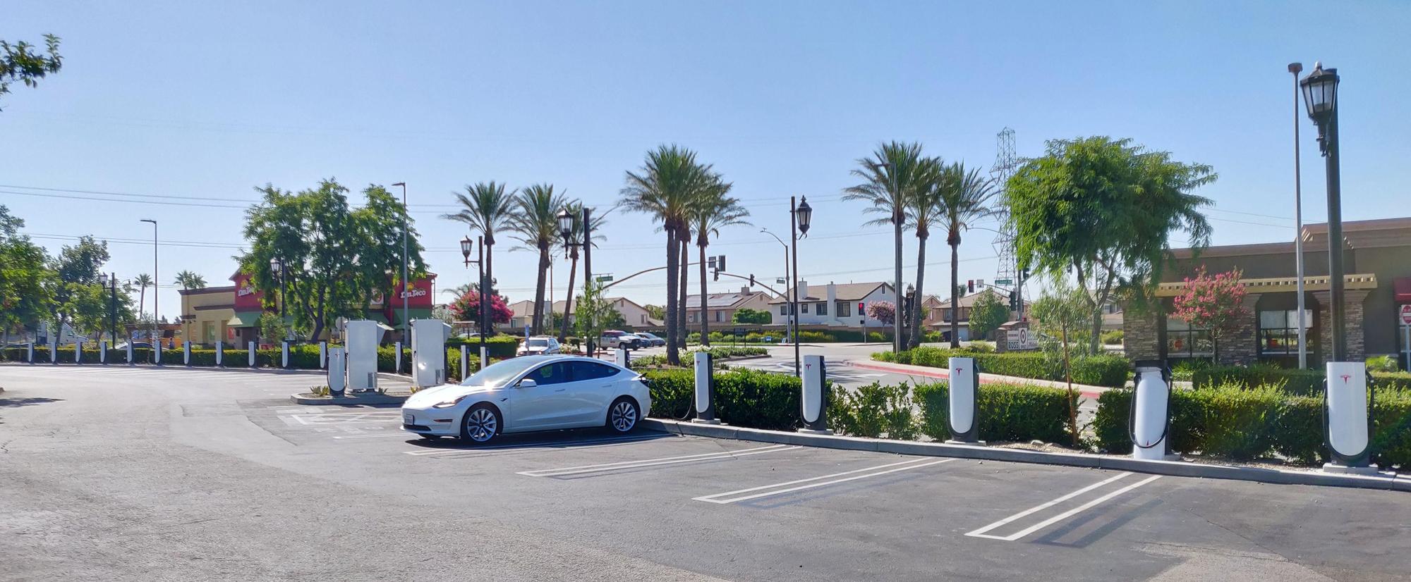 Falcon Ridge Town Center | Fontana, CA | EV Station