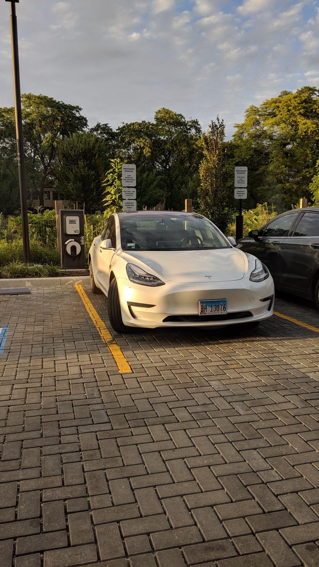 Taylor Street Library & Apartments | Chicago, IL | EV Station