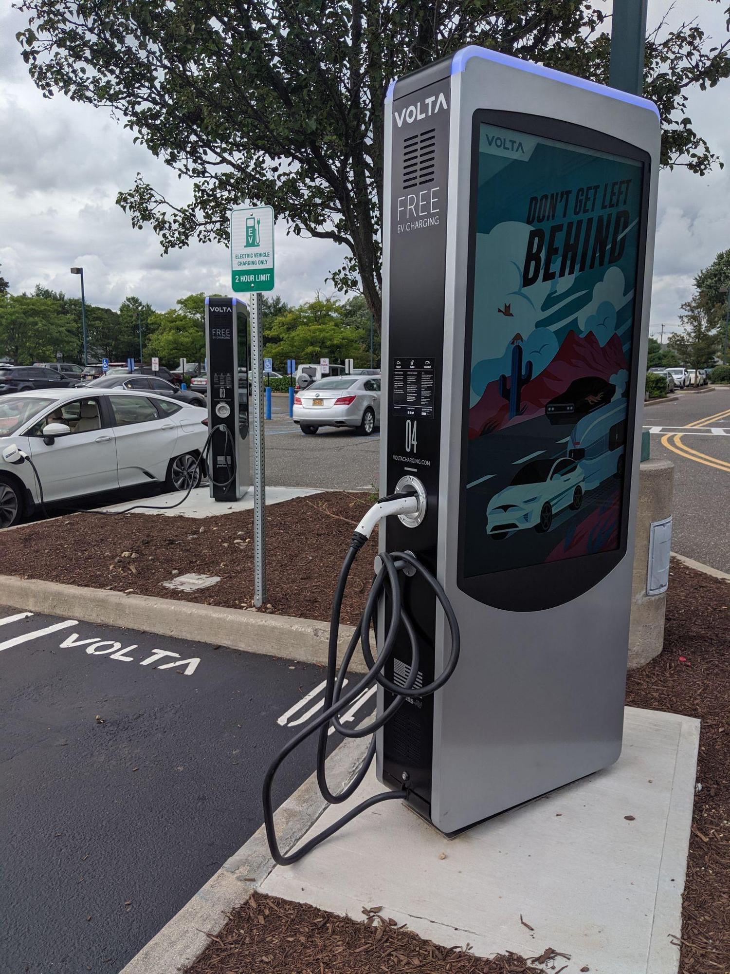 Charging stations being installed at my local grocery store. : r ...