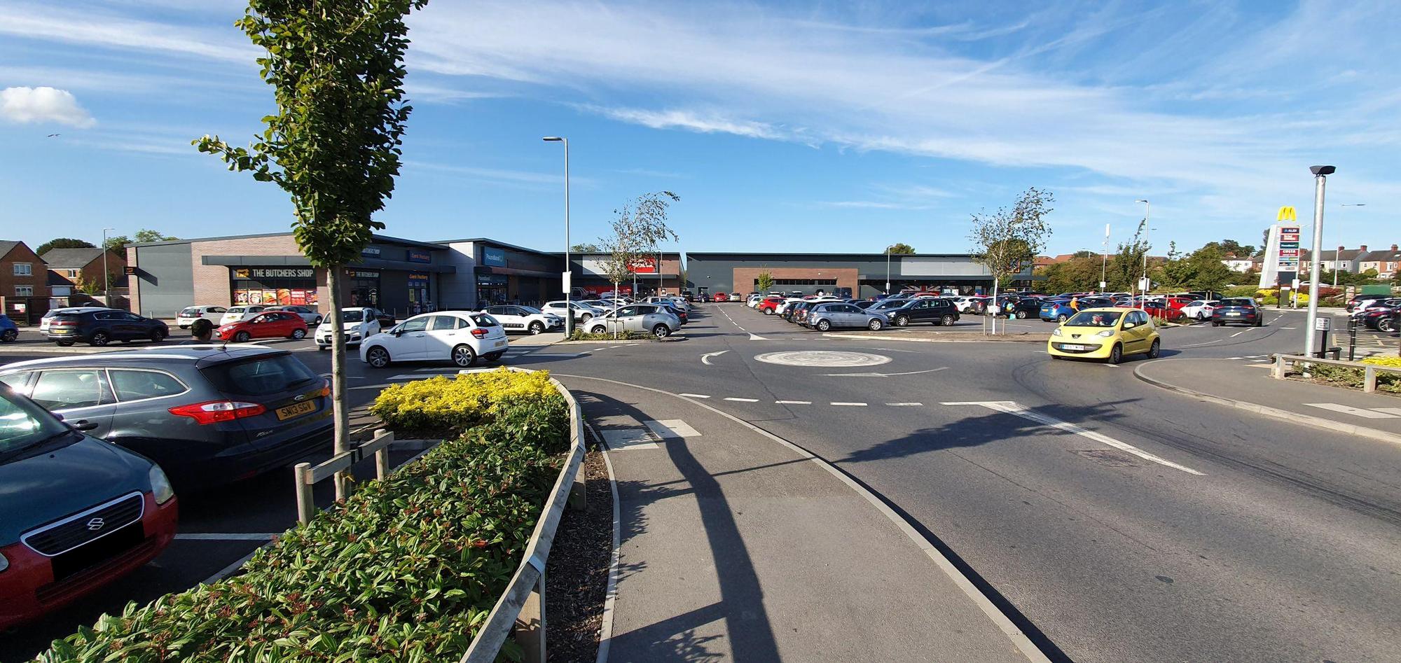 Snowhill Retail Park - Aldi | Wakefield, England | EV Station