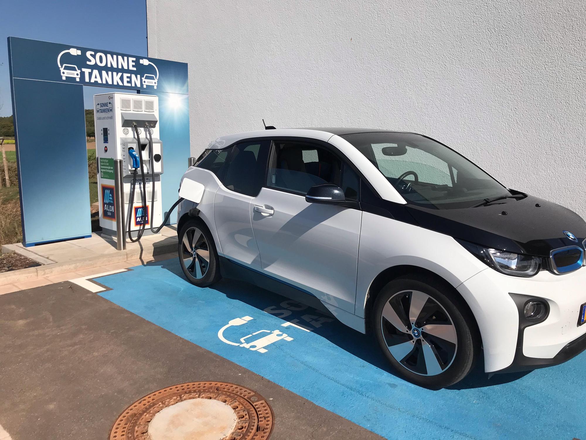 Supermarket Aldi | Perl, SL | EV Station