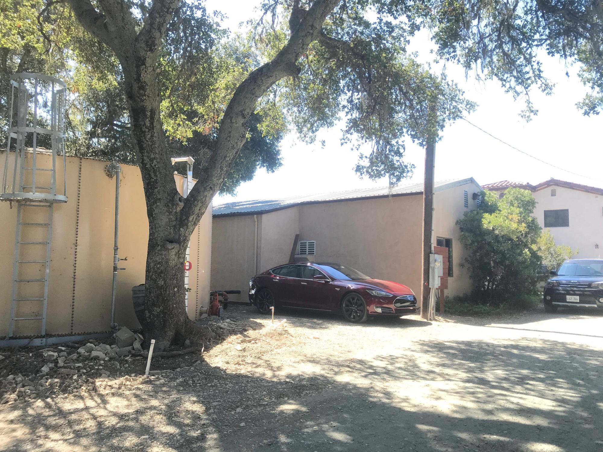 Croad Vineyards and Inn | Adelaide, CA | EV Station
