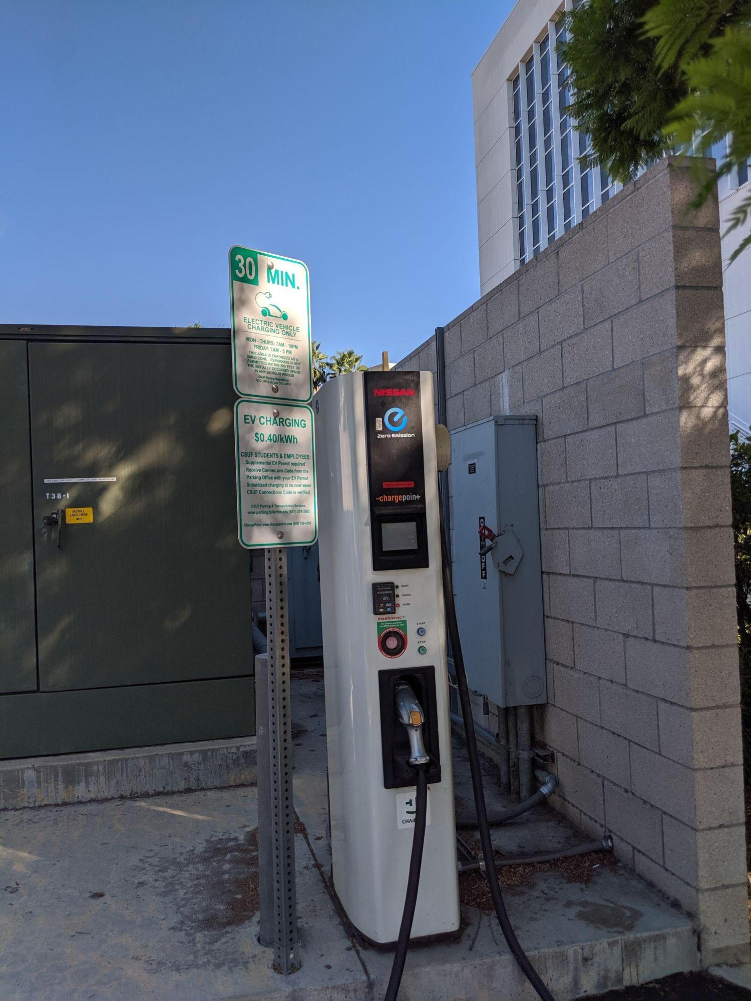 Cal State Fullerton - Mihaylo Hall | Fullerton, CA | EV Station