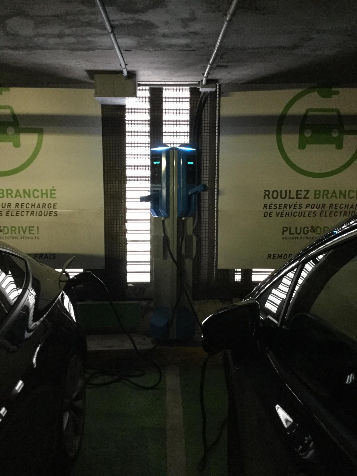 Parking Alexis Nihon | Westmount, QC | EV Station