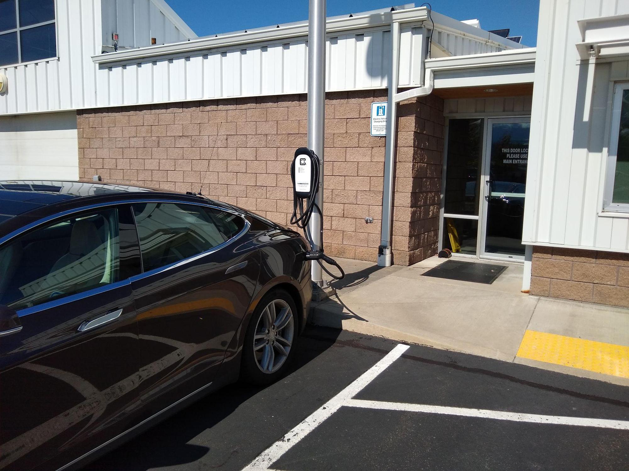 Northern Wasco County PUD | The Dalles, OR | EV Station