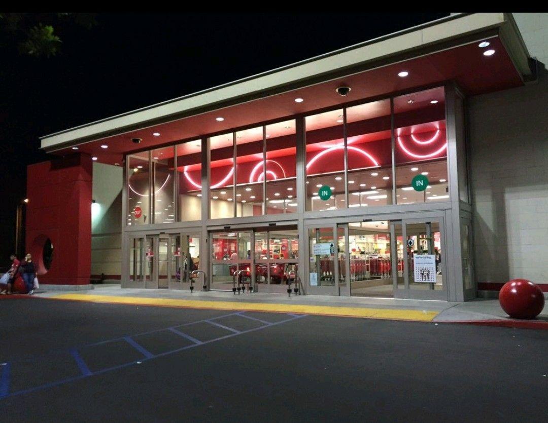 Target | Gardena, CA | EV Station