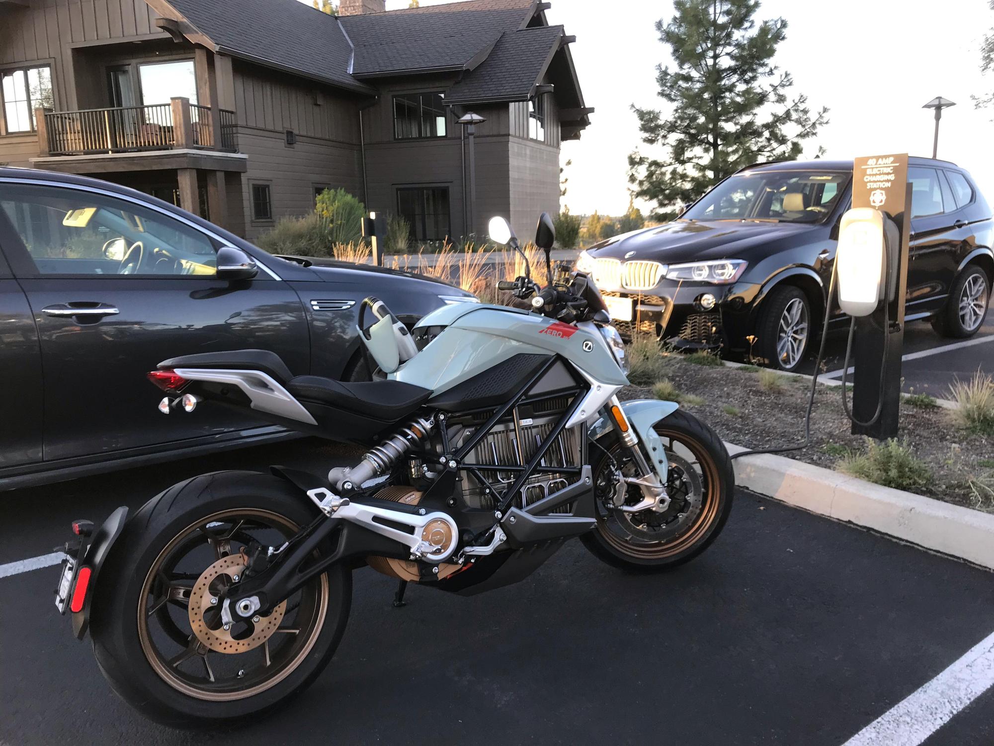 Tetherow Golf Resort | Bend, OR | EV Station