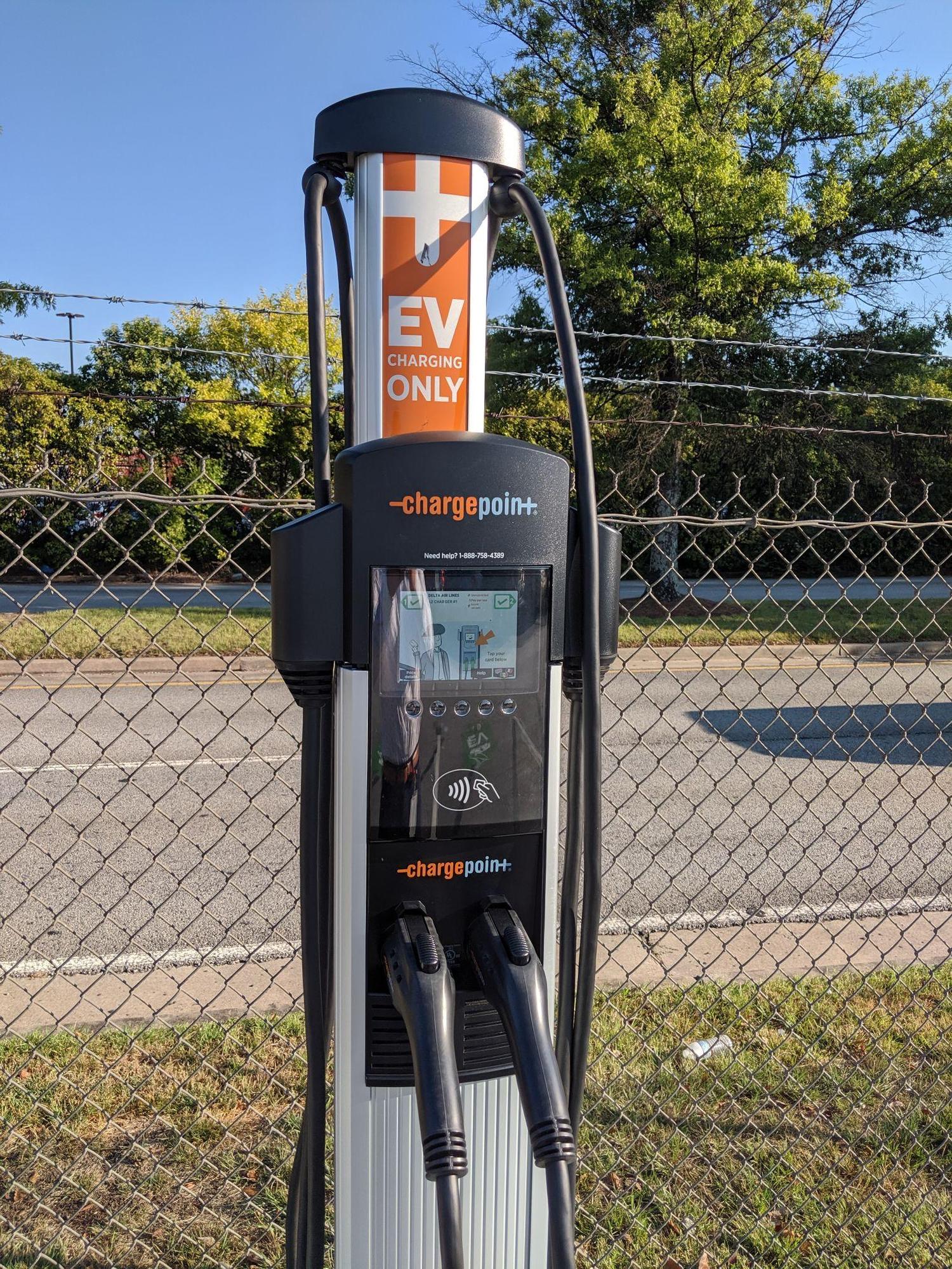 Delta A2 Building | Atlanta, GA | EV Station