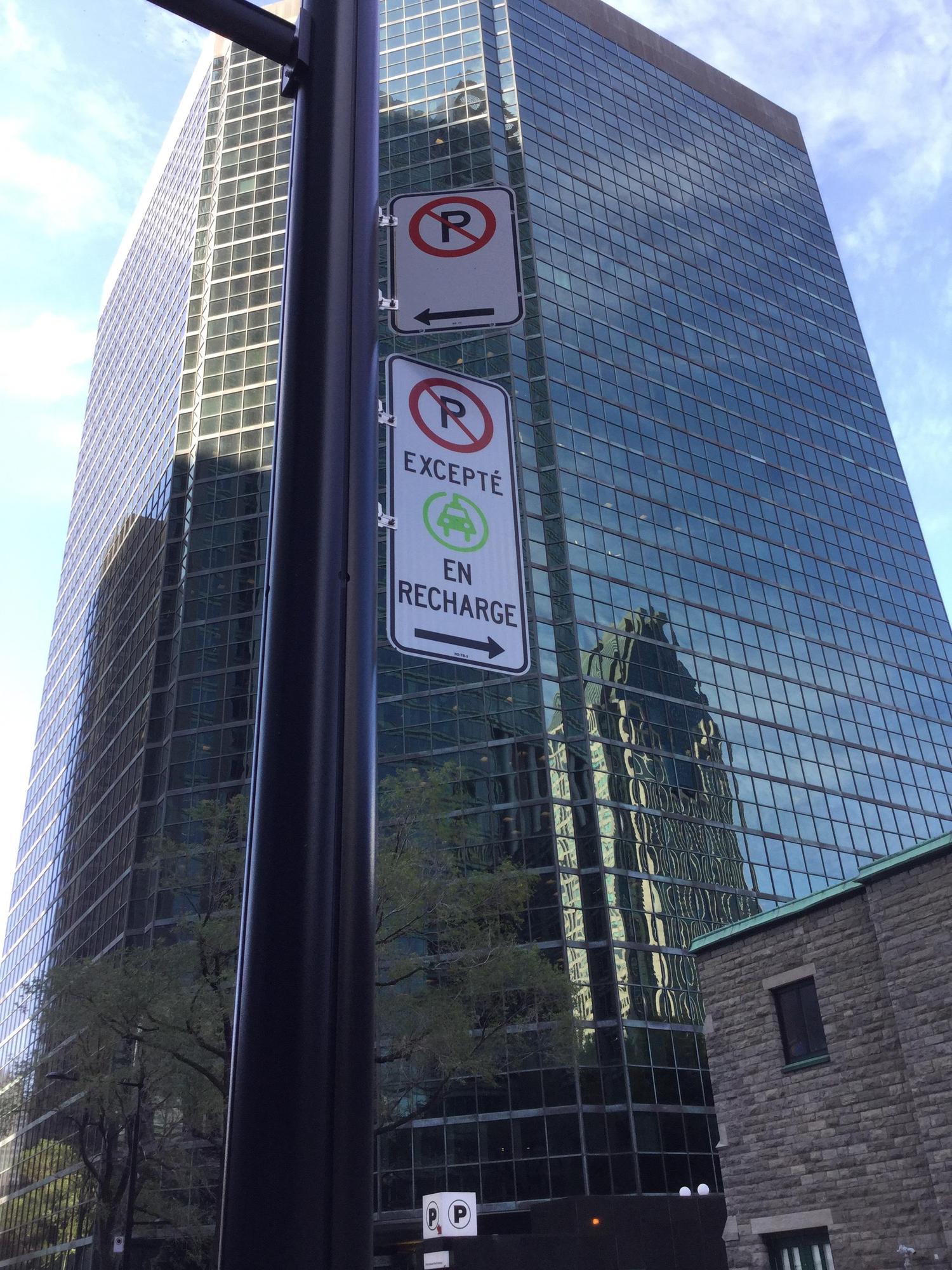 Rue Stanley Stationnement/Chargement | Montréal, QC | EV Station