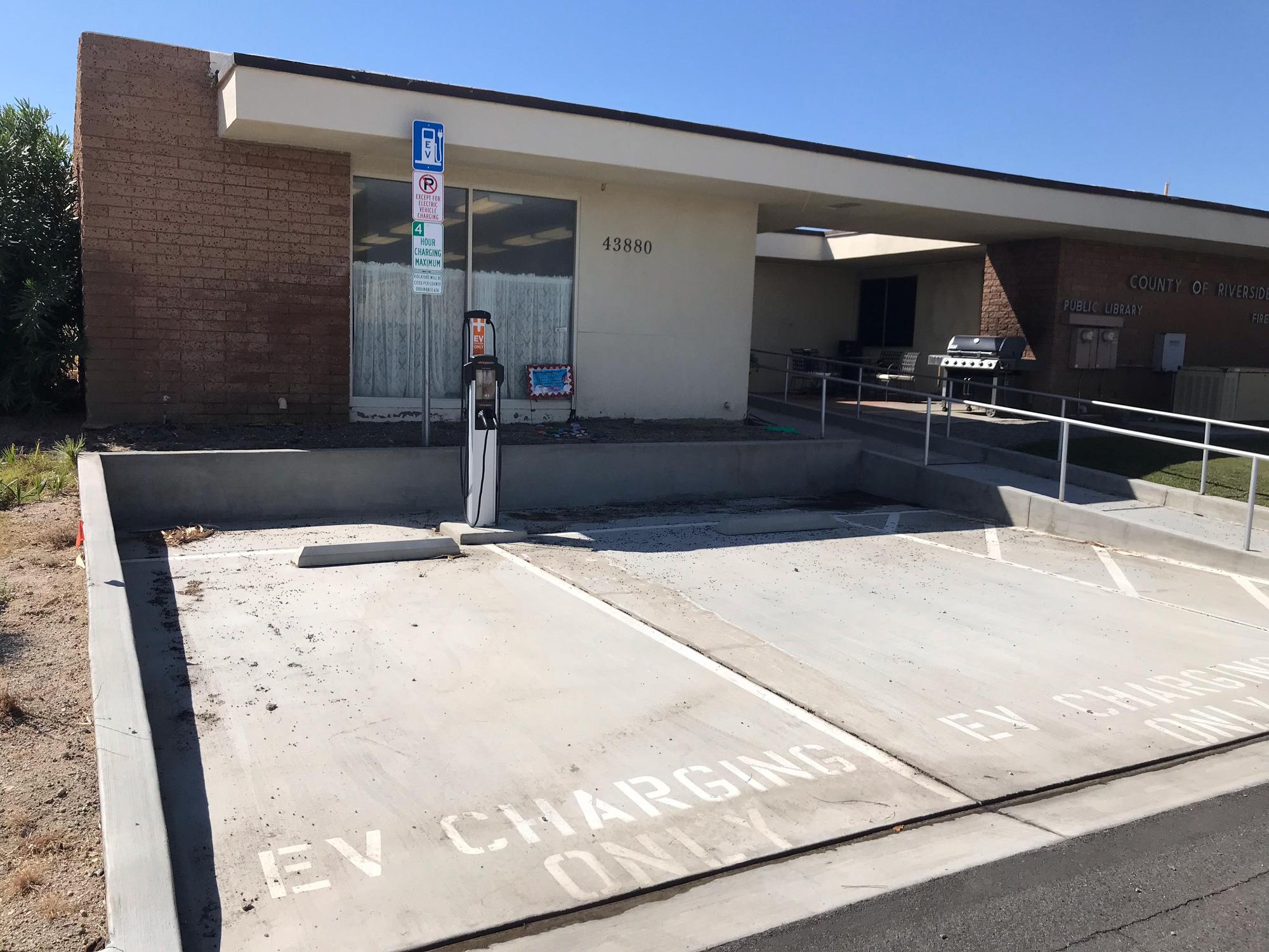Lake Tamarisk Library | Desert Center, CA | EV Station