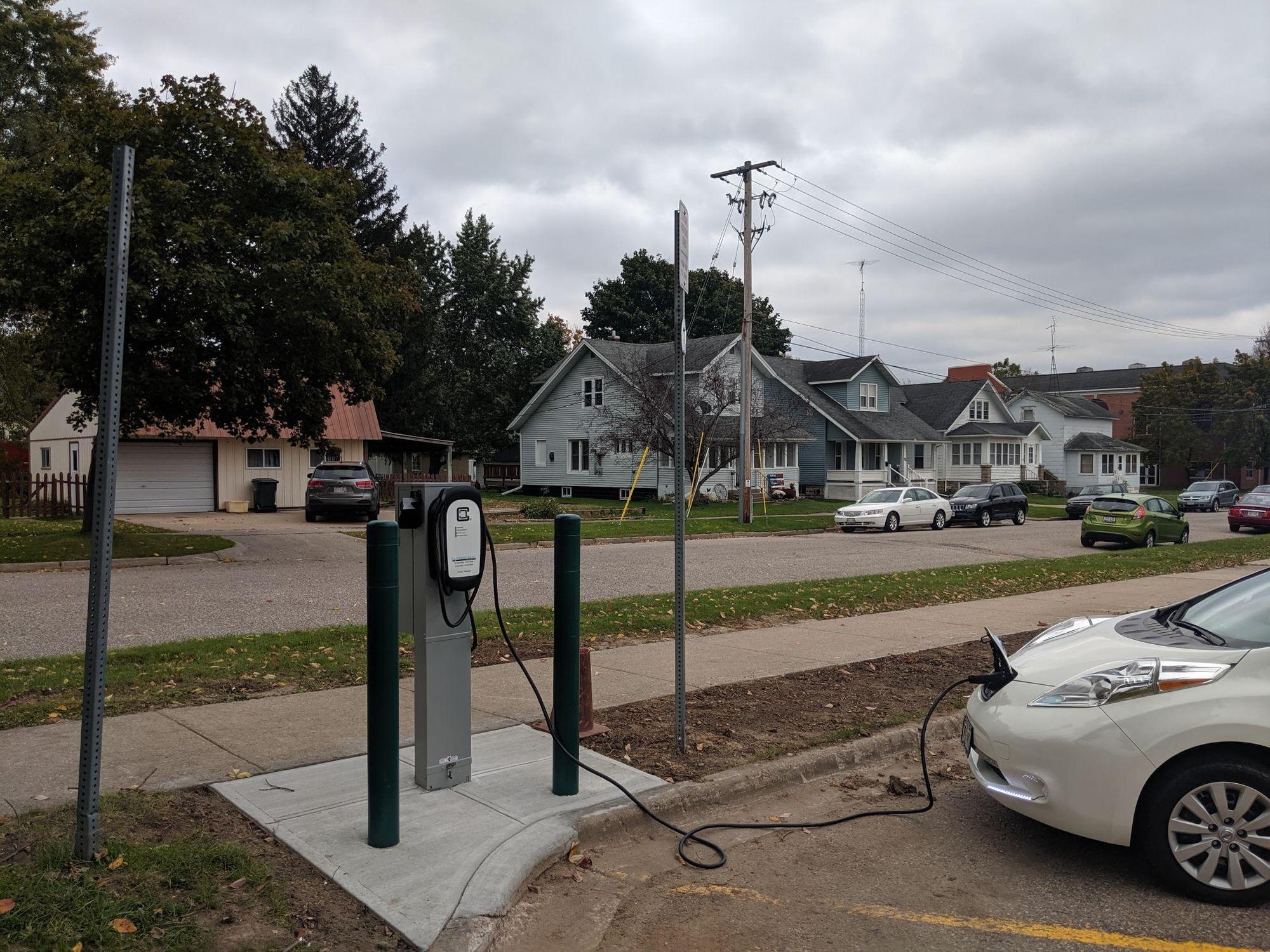 Reedsburg Public Library | Reedsburg, WI | EV Station