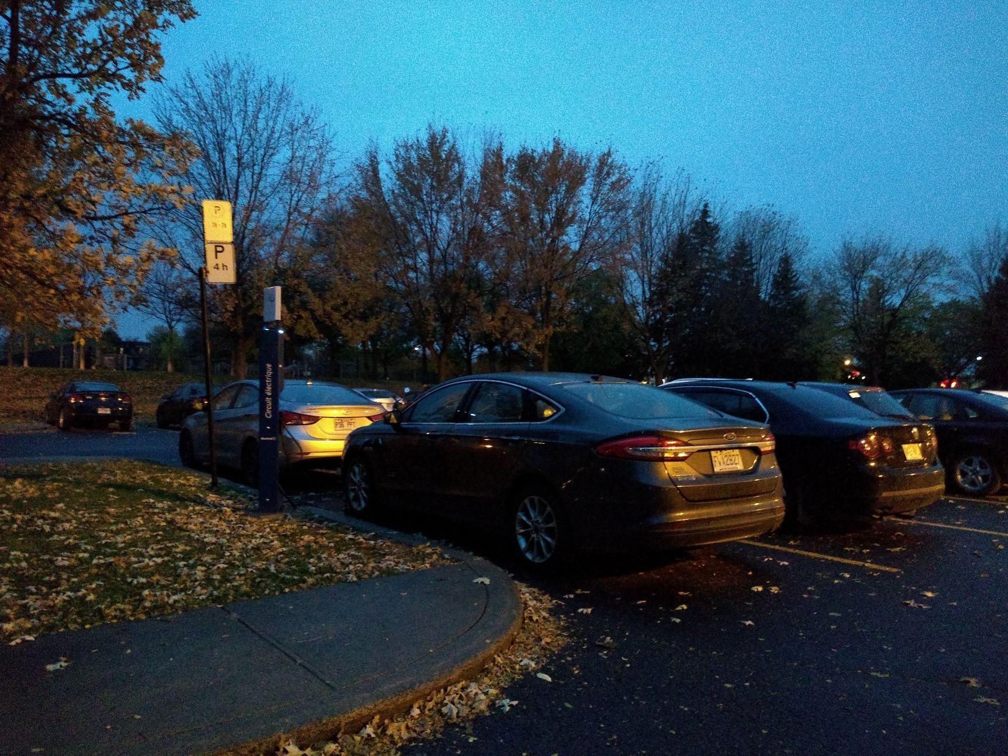Centre sportif Jean-Rougeau | Montréal, QC | EV Station