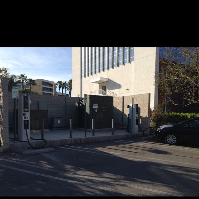 Cal State Fullerton - Mihaylo Hall | Fullerton, CA | EV Station