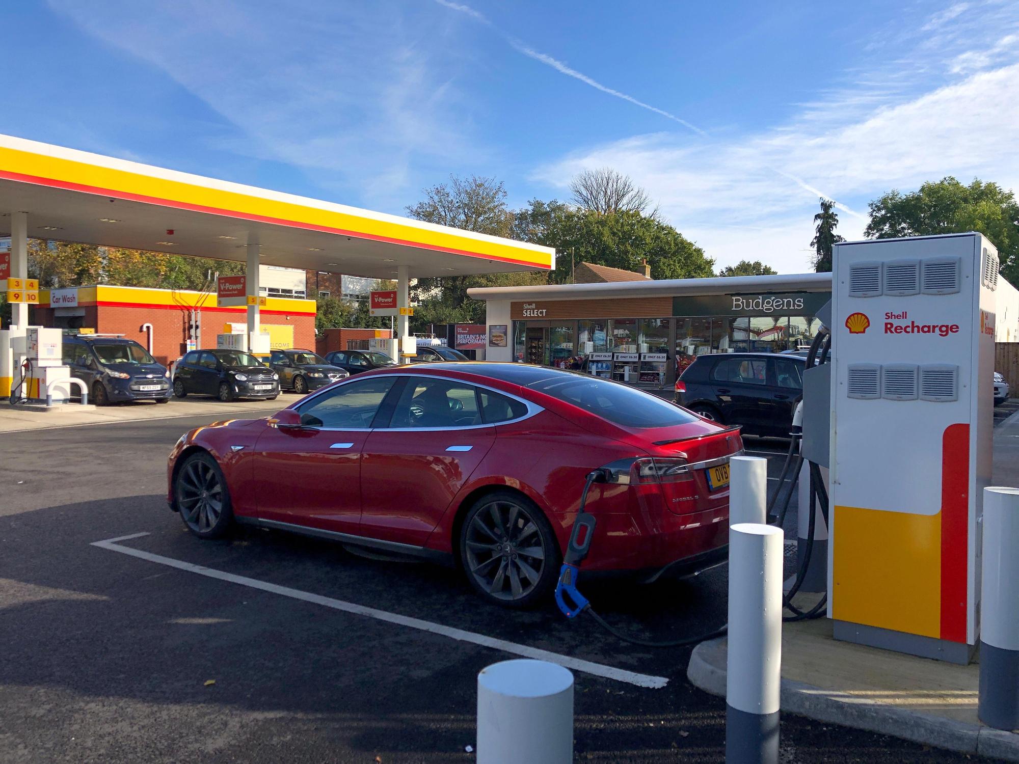 Shell Addlestone | Addlestone, England | EV Station