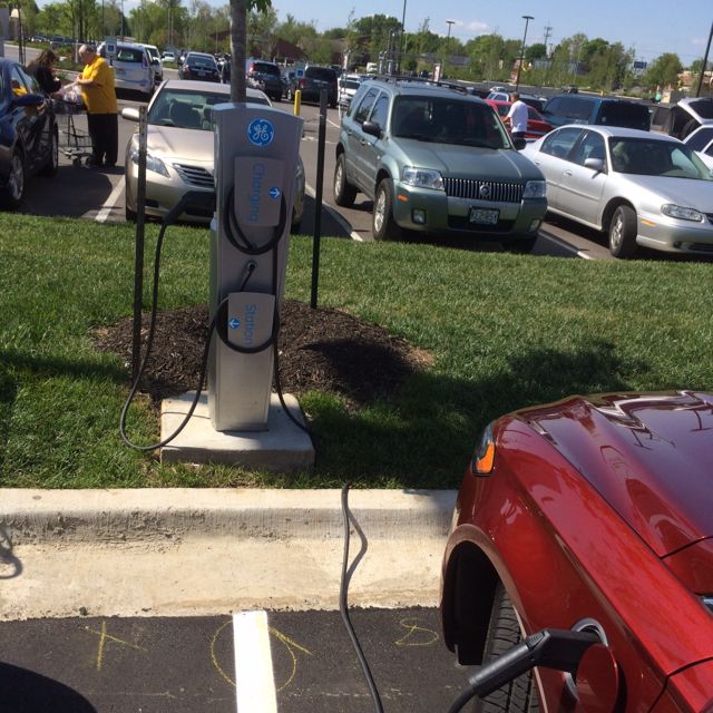 Price Chopper Kansas City | KCMO, MO | EV Station