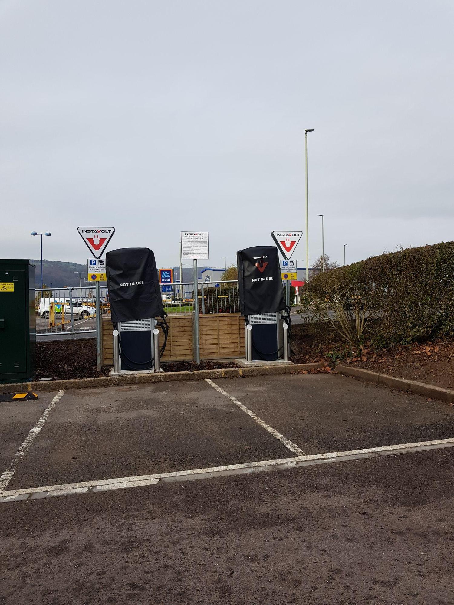 Halfords/Currys | Unit 10, Gallagher Retail Park, Parc Pontypandy ...