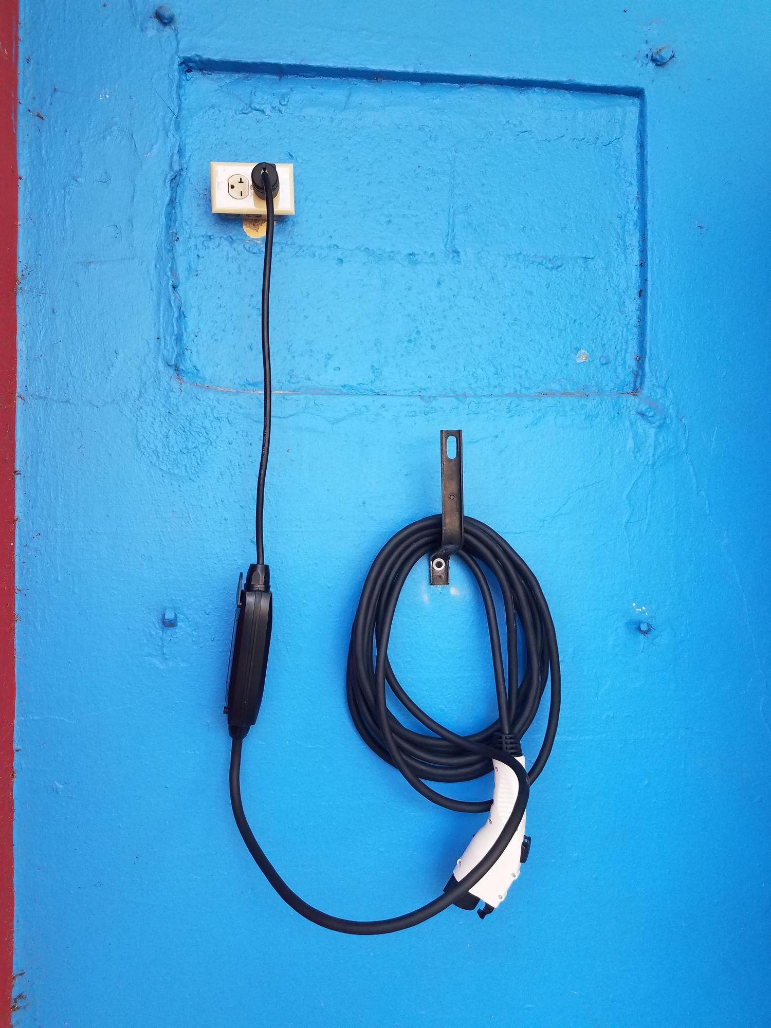 RONALD TORRES MOTORS CALLE LAS CARRERA ESQ.ANTONIO GUZMAN | La Vega, La ...