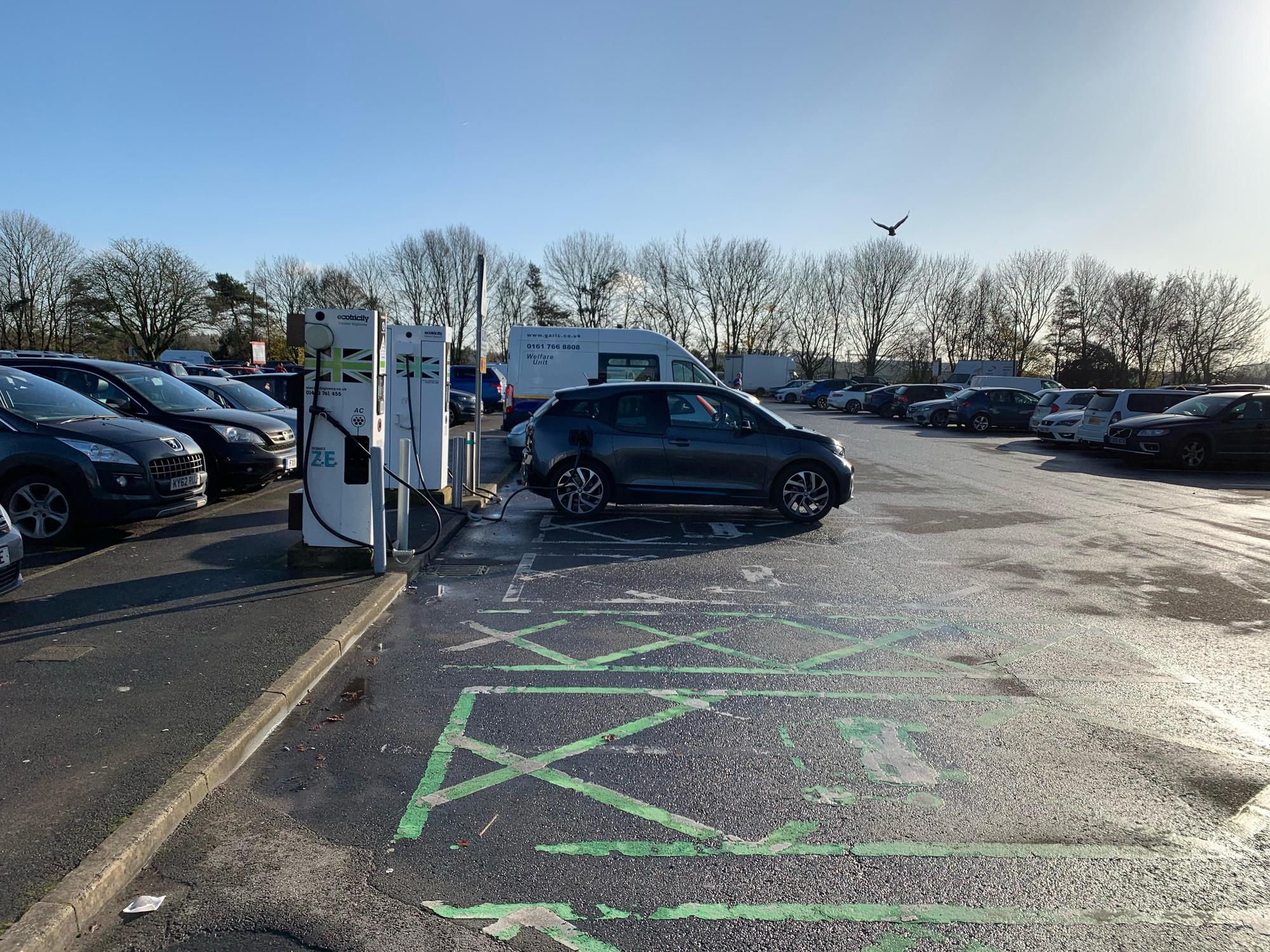 Membury Westbound Services M4 (1) | Lambourn Woodlands, England | EV ...